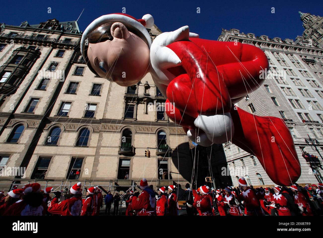 Elf shelf balloon hi-res stock photography and images - Alamy