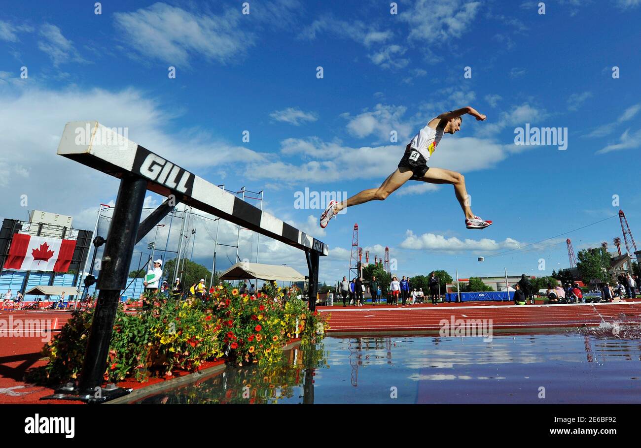 Track and field pictures hi-res stock photography and images - Alamy