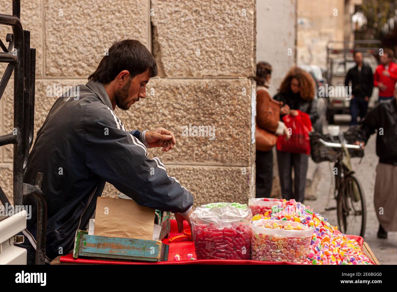 Wooden street food cart hi-res stock photography and images - Alamy