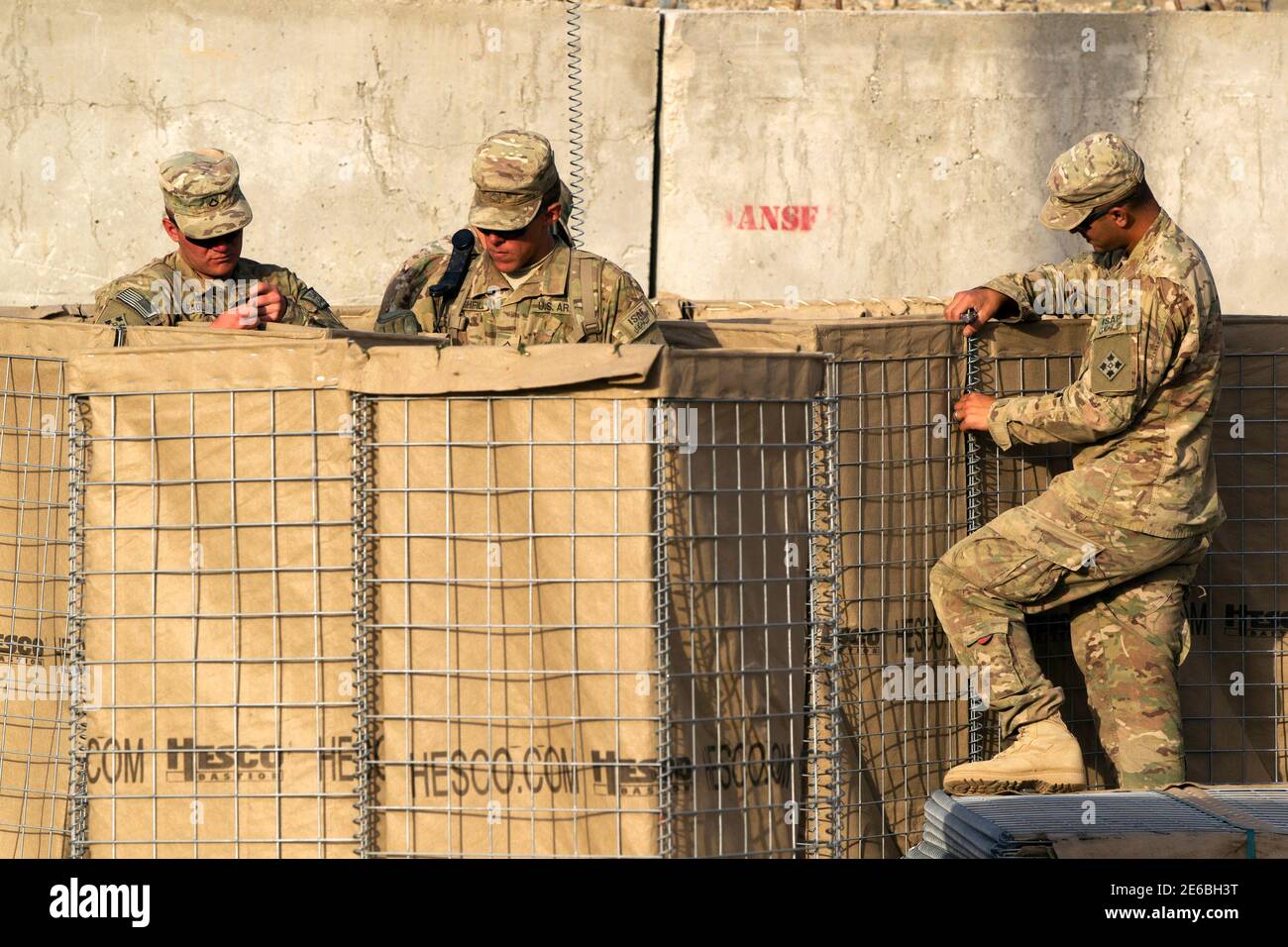 Hesco barriers hi-res stock photography and images - Alamy