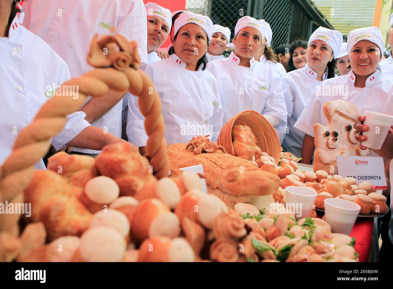 Women wearing prison uniforms hi-res stock photography and images - Alamy