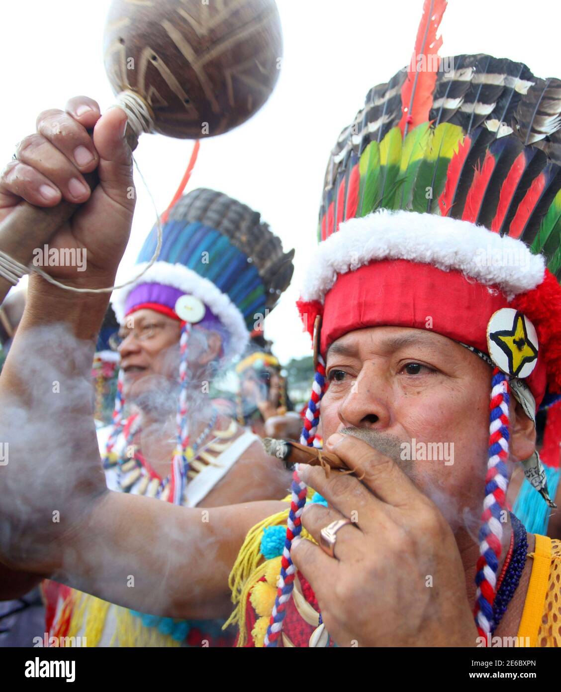 Statue cigar hi-res stock photography and images - Alamy