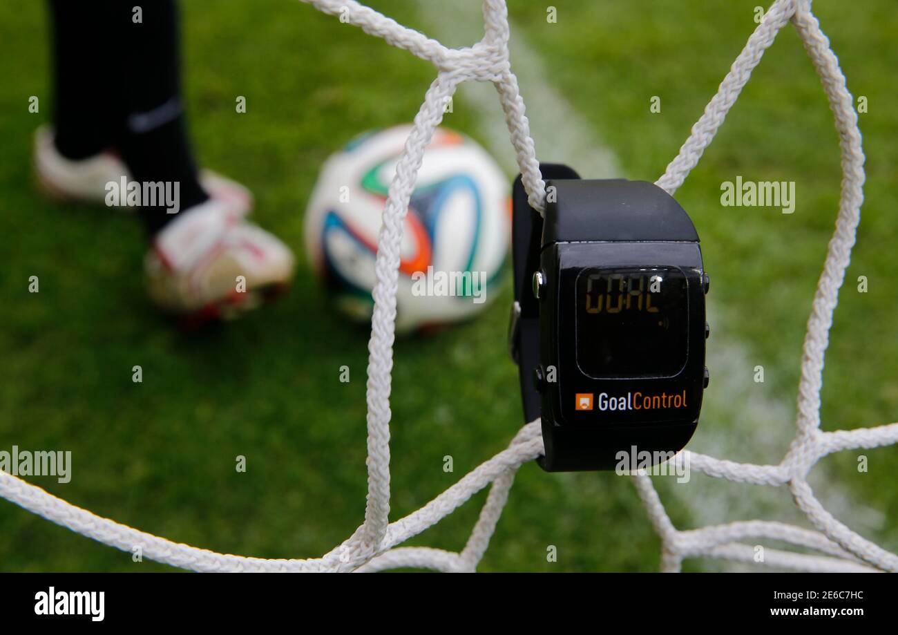 Football positions hi-res stock photography and images - Alamy