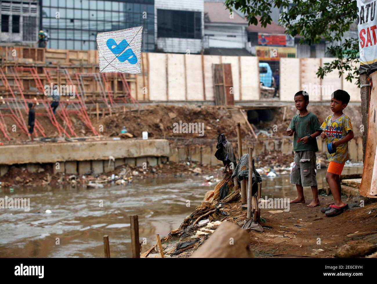 Flood jakarta indonesia 2014 hi-res stock photography and images - Alamy