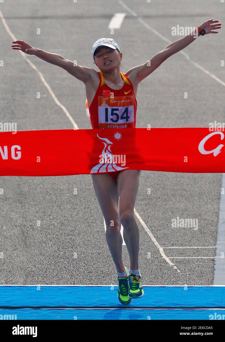 Guangzhou marathon hi-res stock photography and images - Alamy