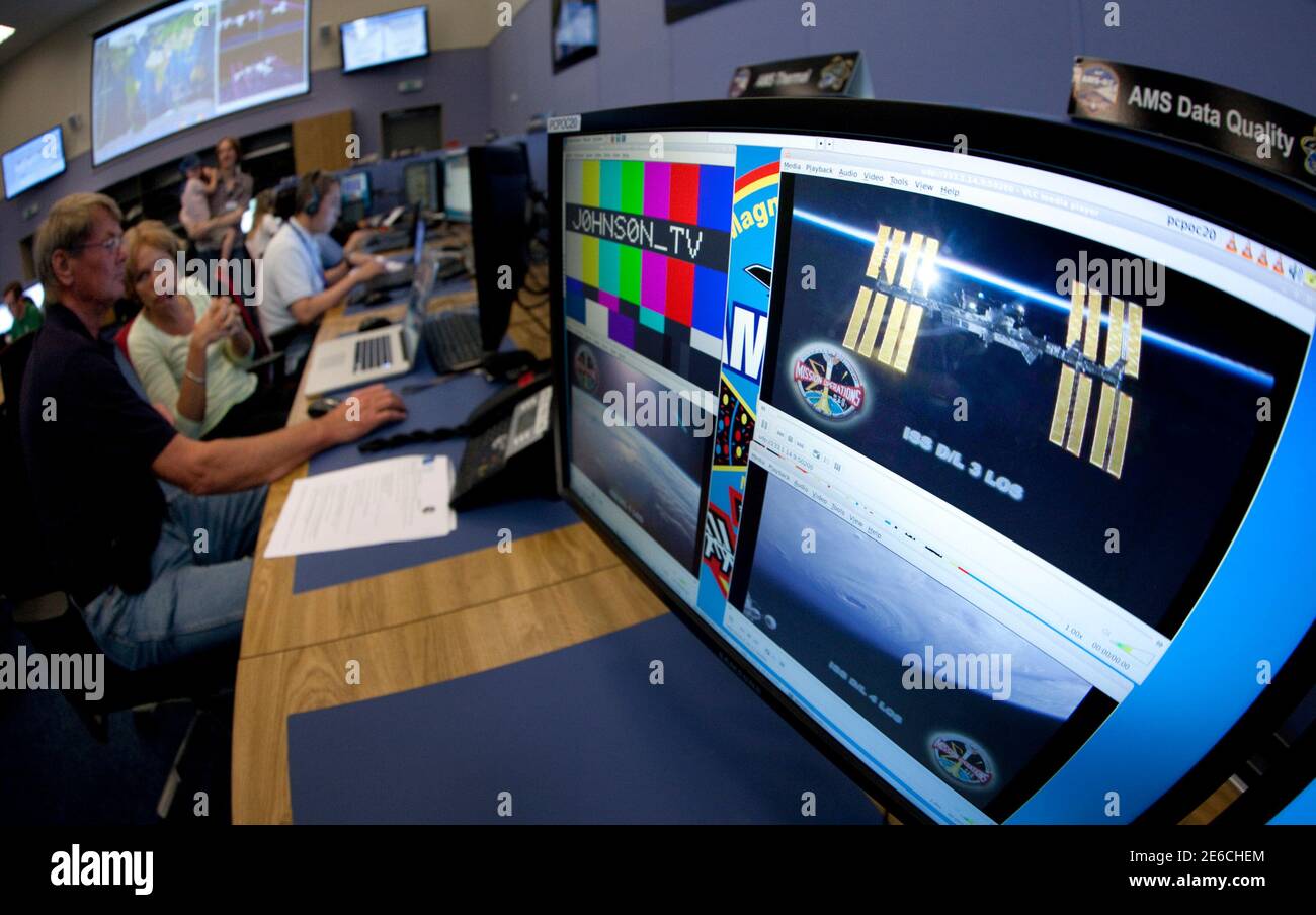 Nasa command center computer hi-res stock photography and images - Alamy
