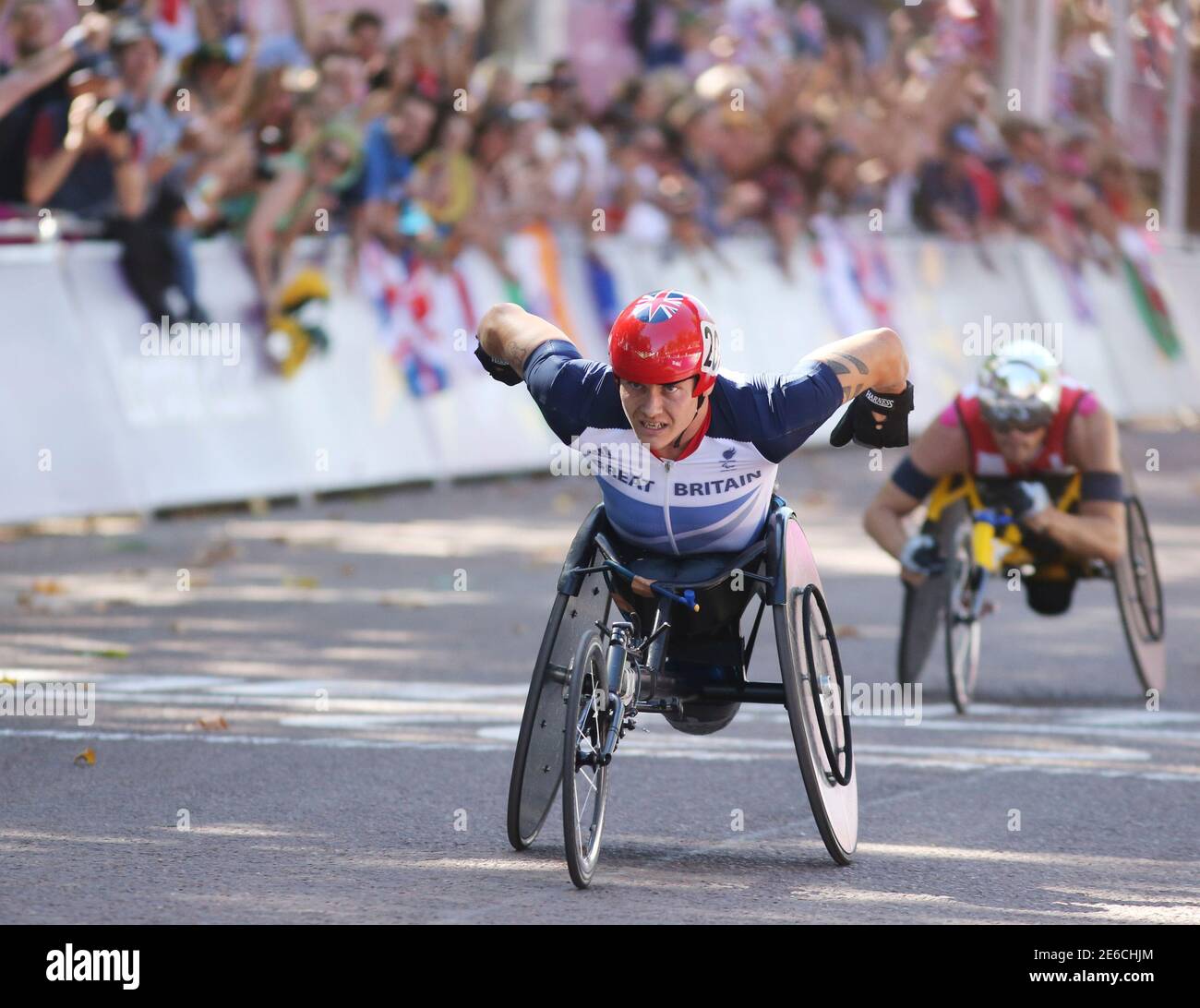 Wheelchair racers finish line hi-res stock photography and images - Alamy