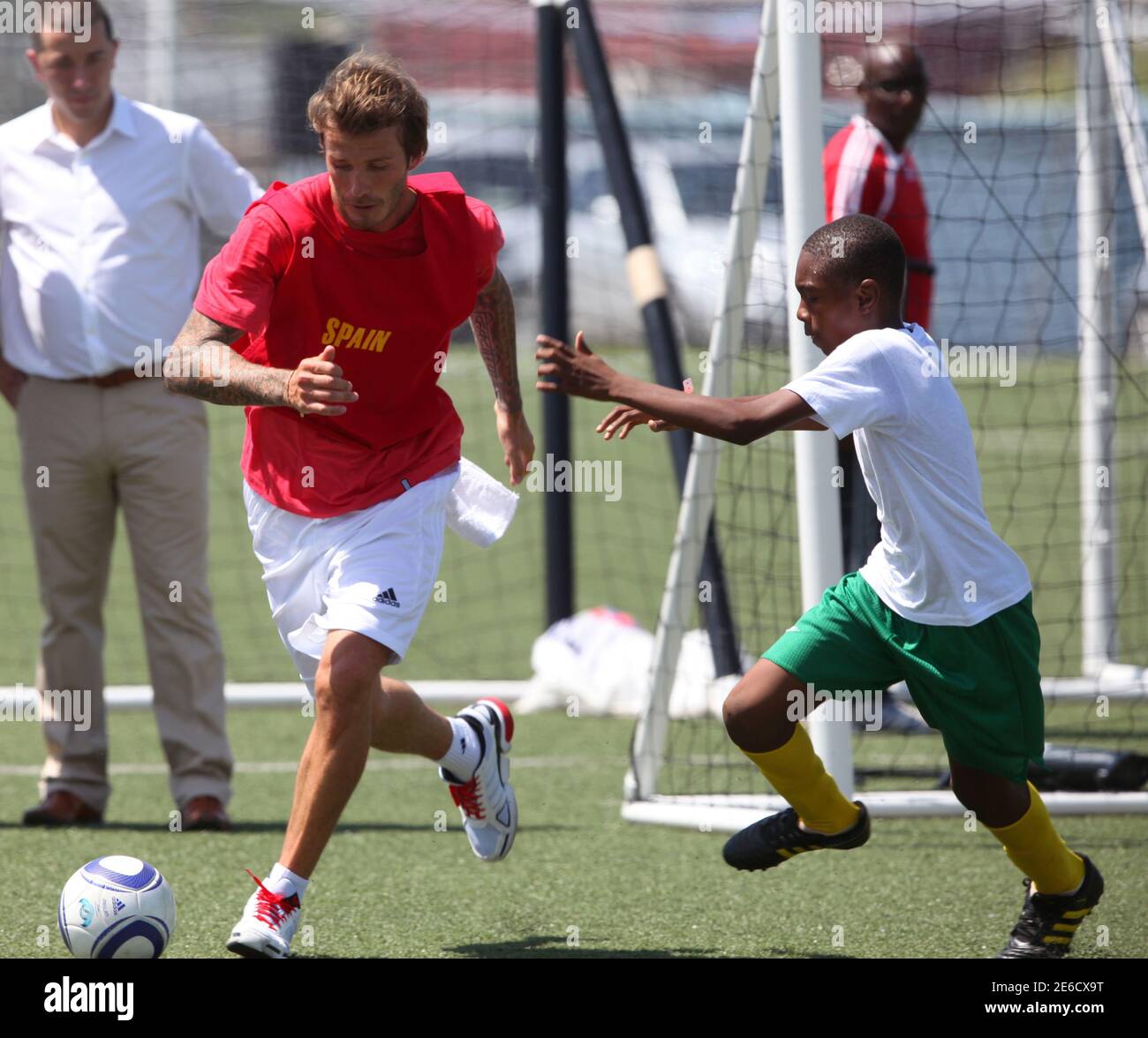 David beckham young soccer players hi-res stock photography and images ...