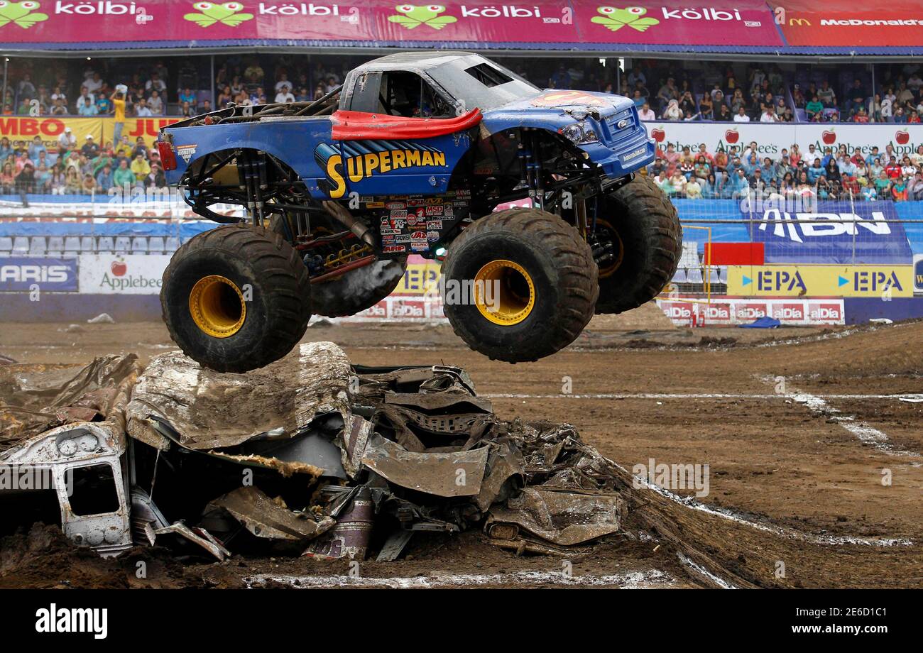 Monster Trucks Superman