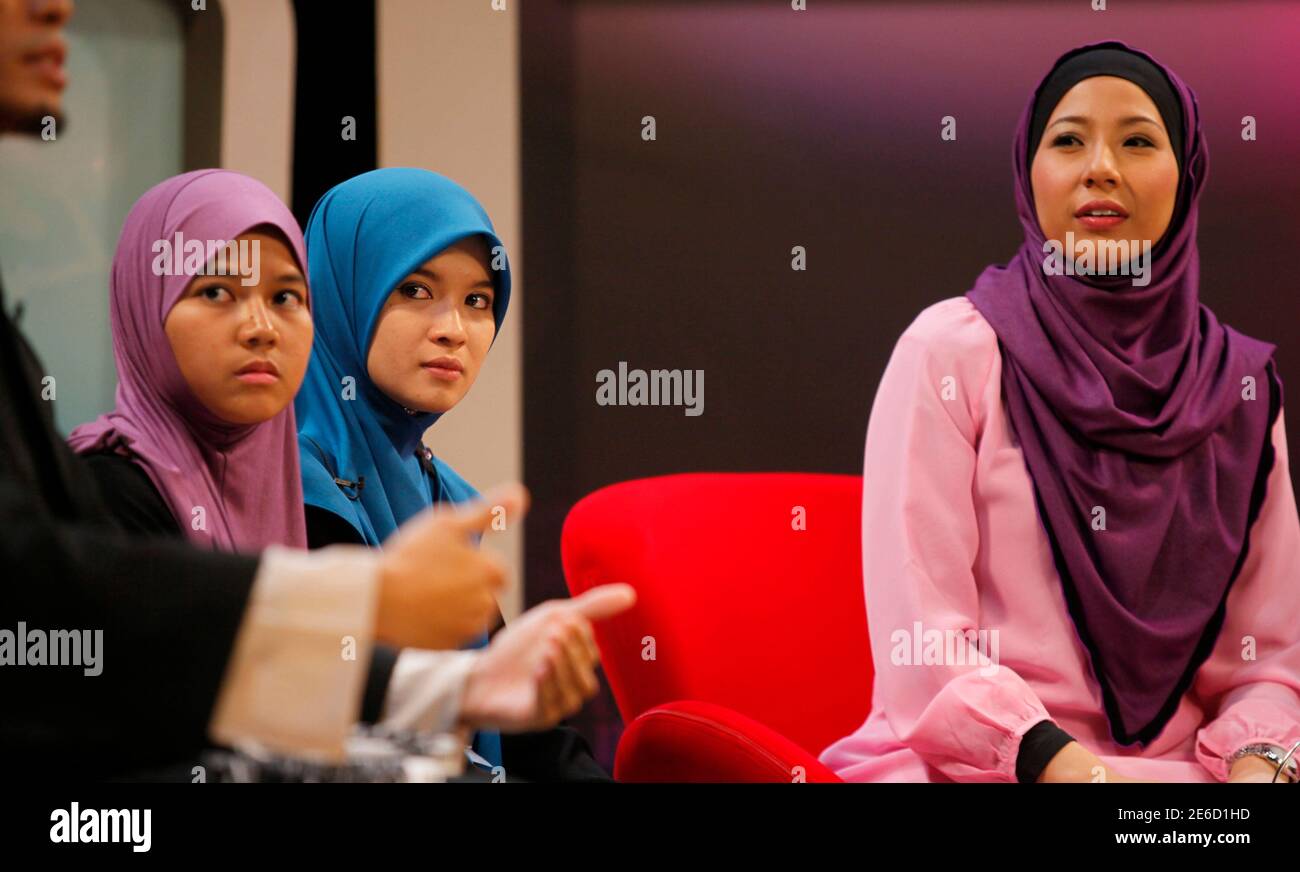 Muslim tv reality show hi-res stock photography and images - Alamy