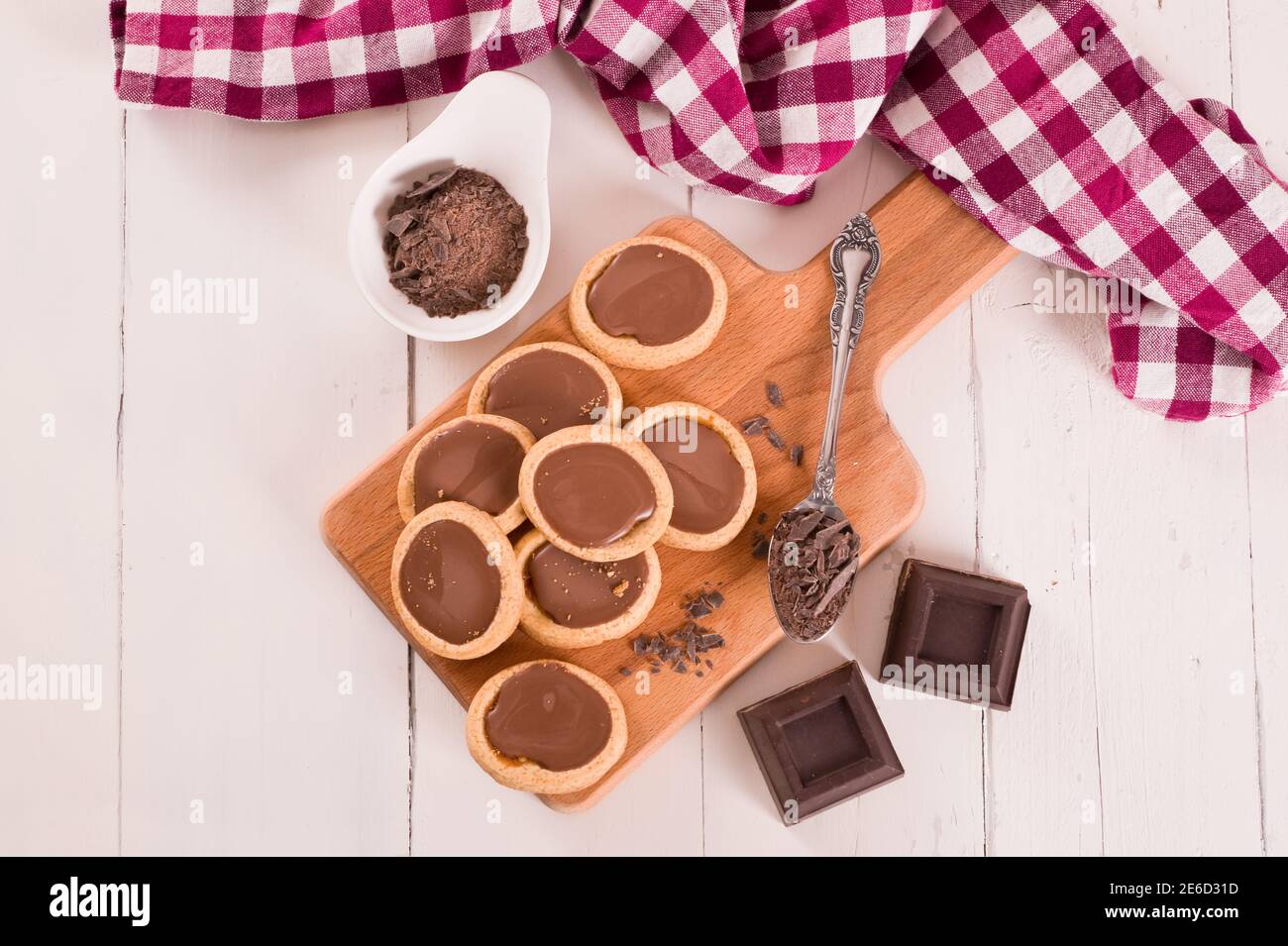 Shortcrust pastry biscuits with chocolate Stock Photo - Alamy