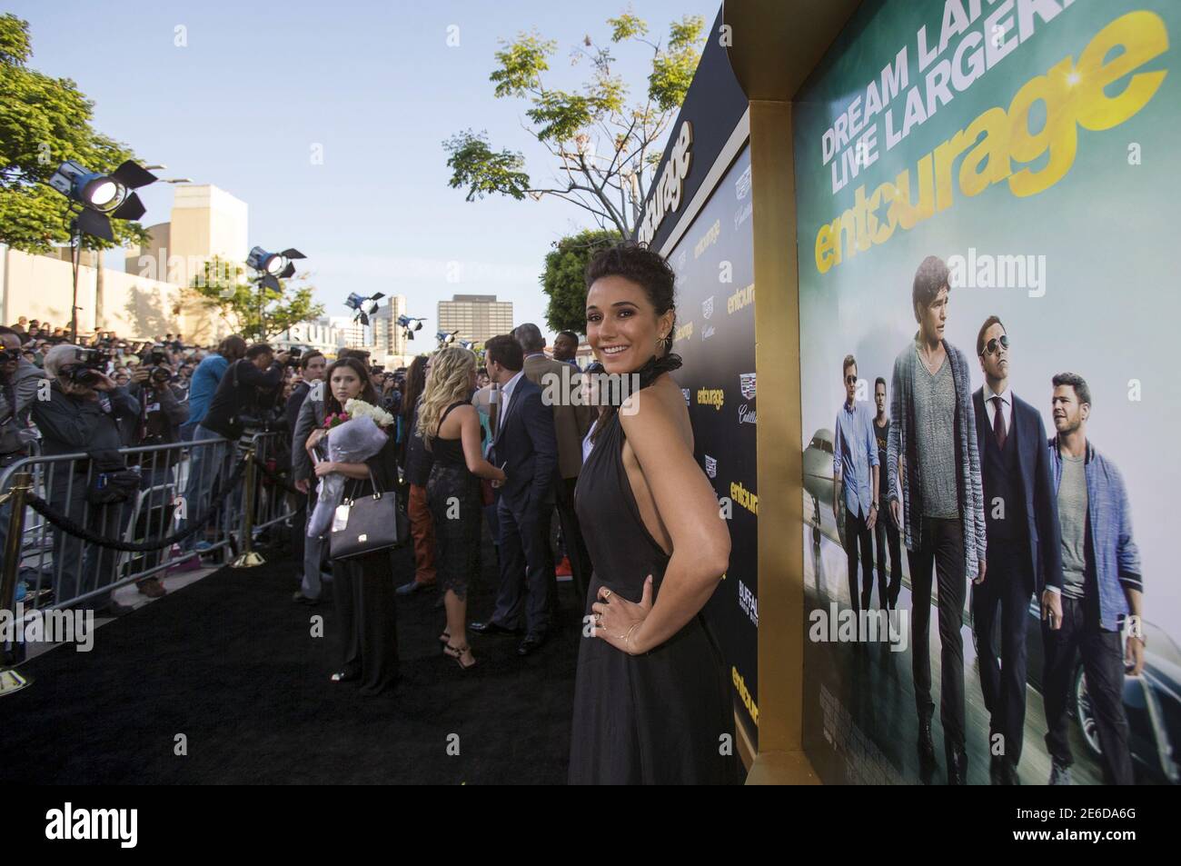 Emmanuelle chriqui entourage hi-res stock photography and images - Alamy