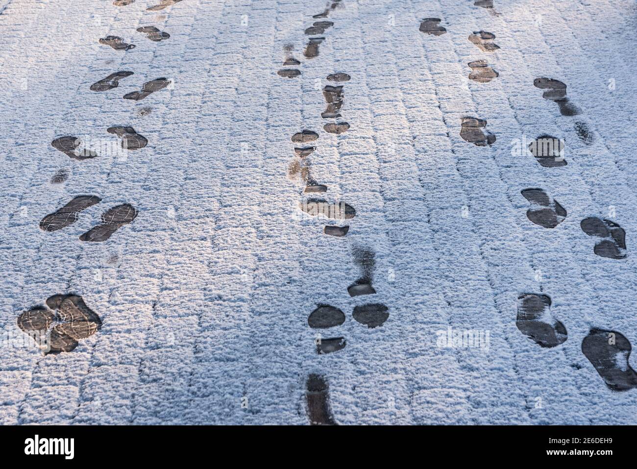 Footsteps on pavement hi-res stock photography and images - Alamy