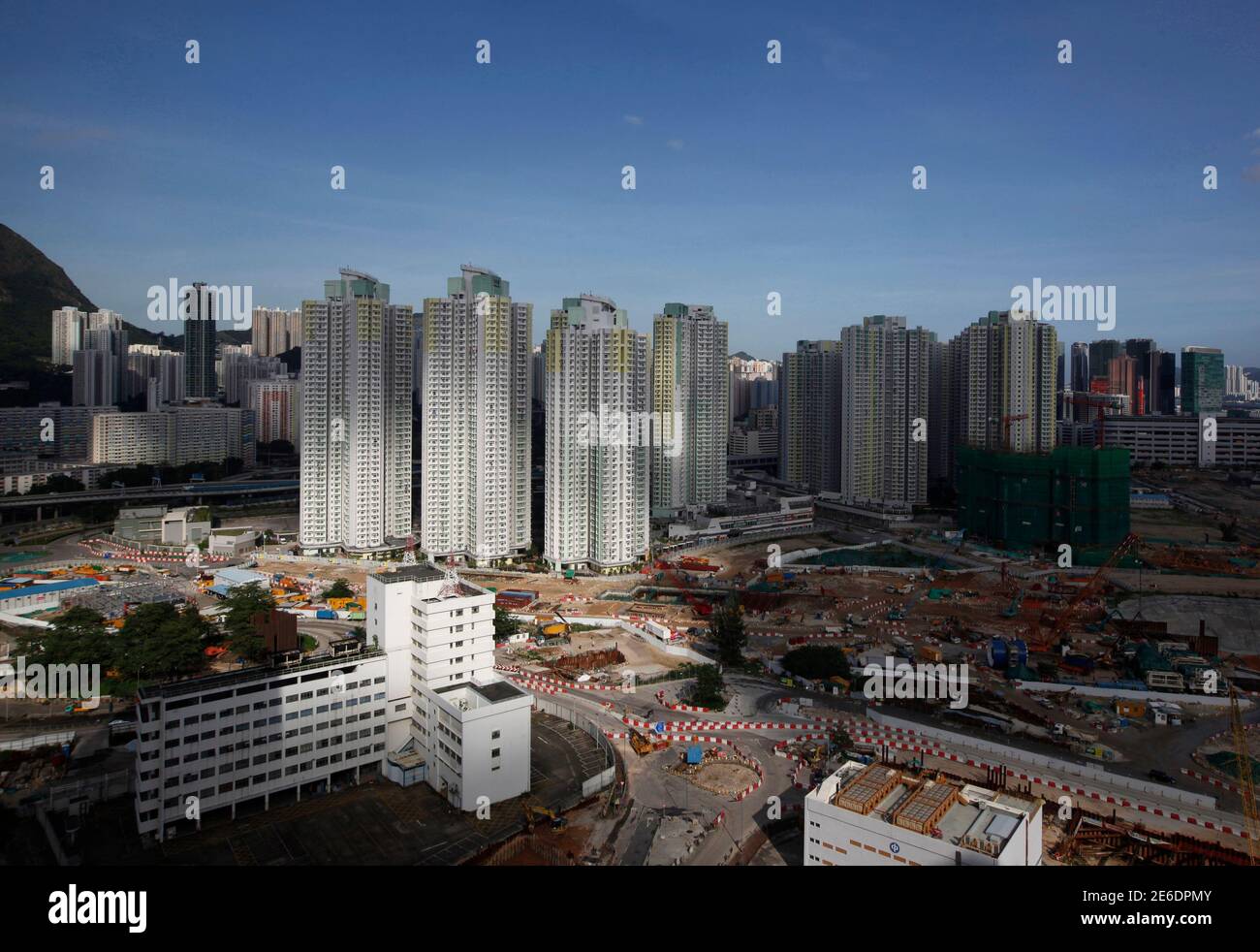 Hong kong kai tak airport hi-res stock photography and images - Alamy