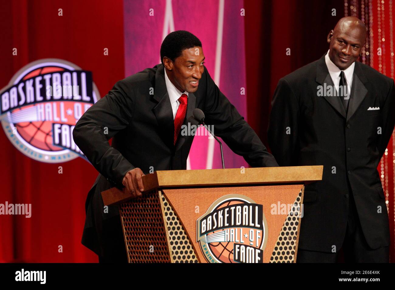 Hall of fame enshrinement hi-res stock photography and images - Alamy