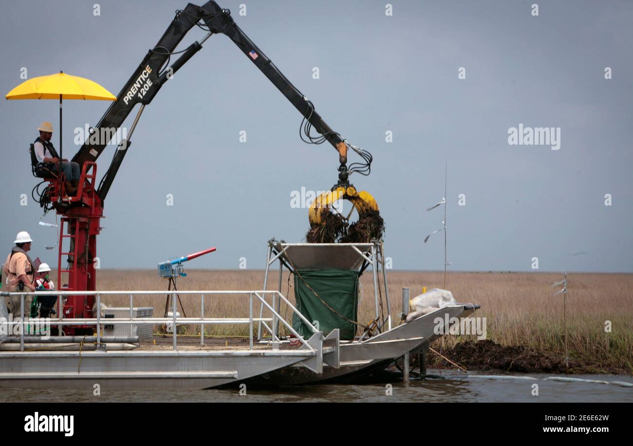 Deepwater horizon oil spill explosion hi-res stock photography and ...