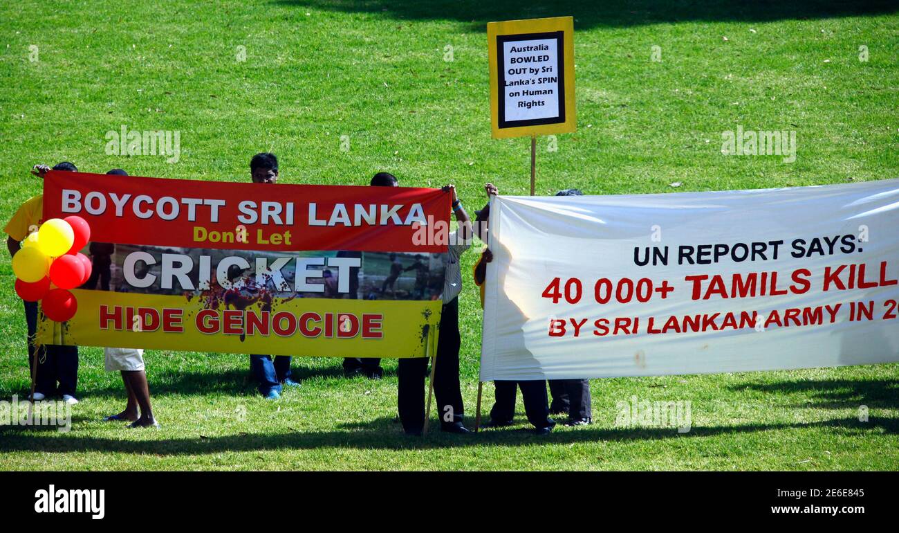 Cricket banners hi-res stock photography and images - Alamy