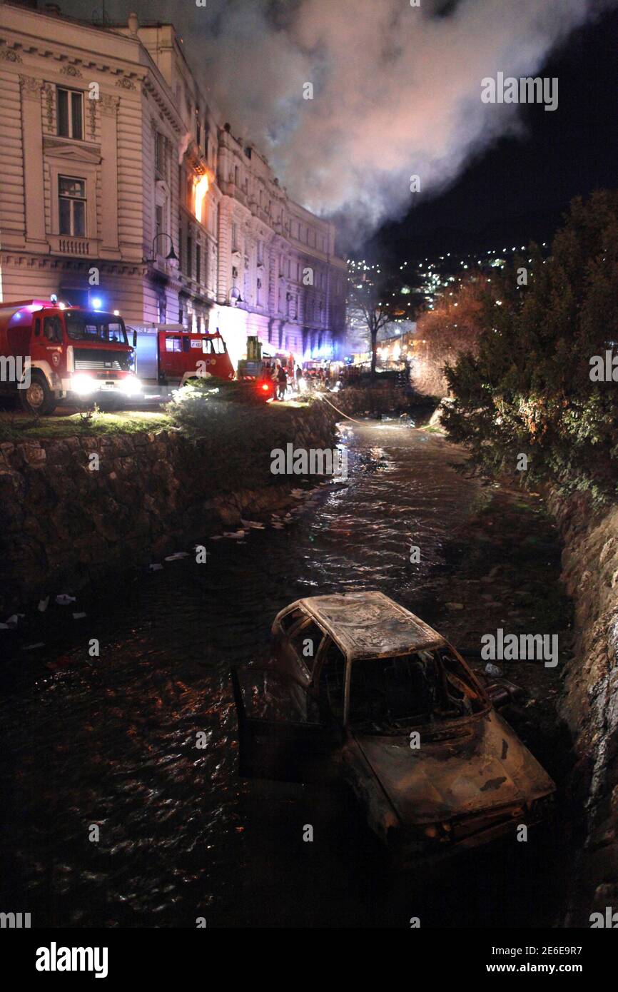 Civil war burning building hi-res stock photography and images - Alamy