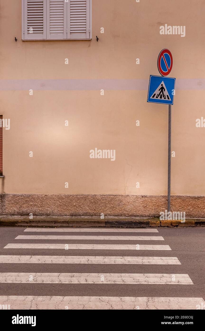 Zebra crossing pedestrian cross warning hi-res stock photography and ...