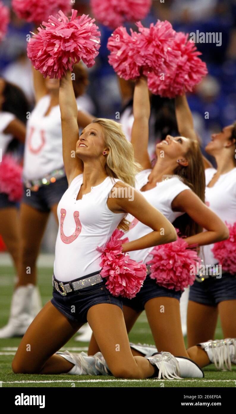 Colts cheerleaders hi-res stock photography and images - Alamy