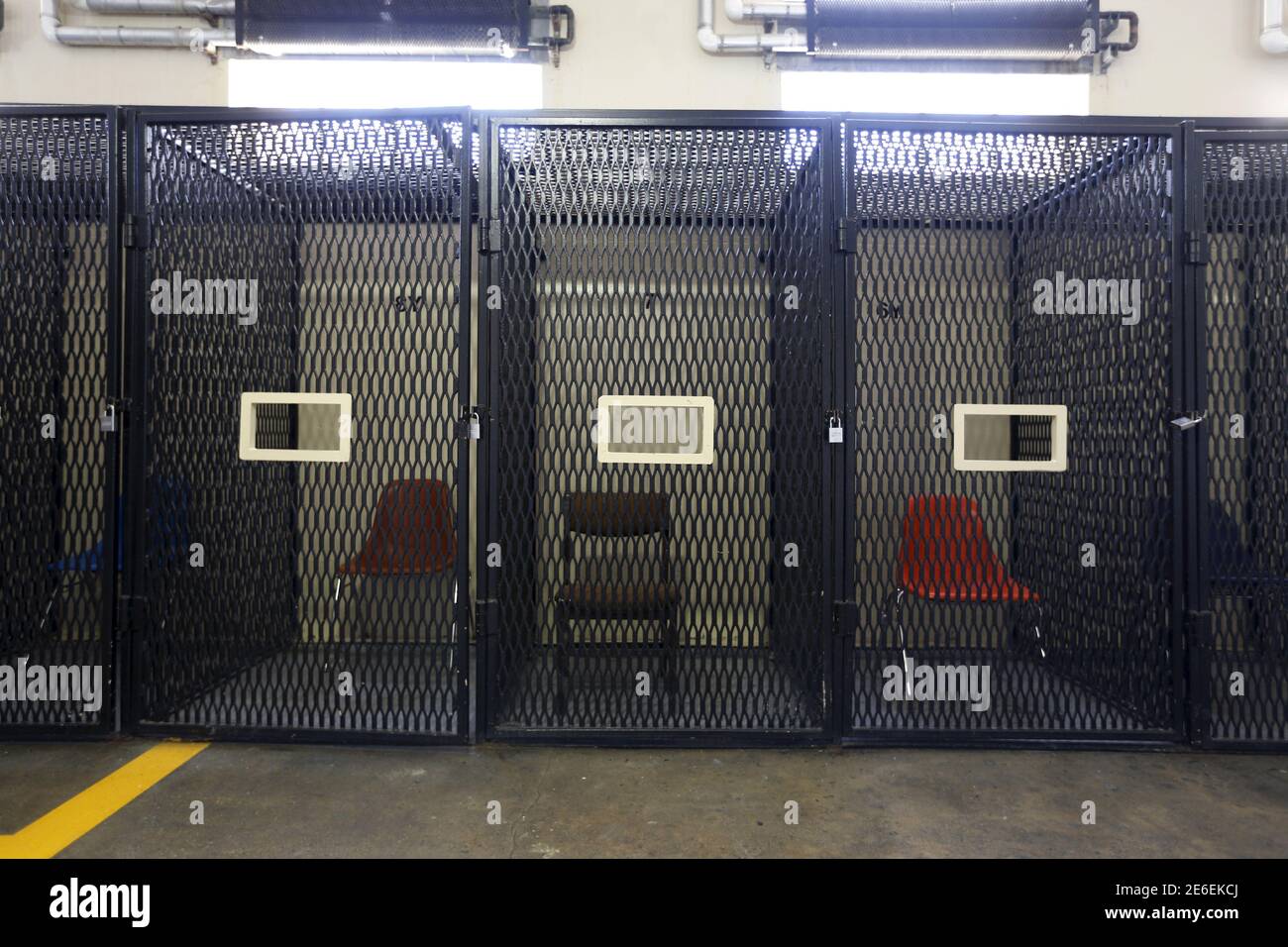San quentin prison cells hi-res stock photography and images - Alamy