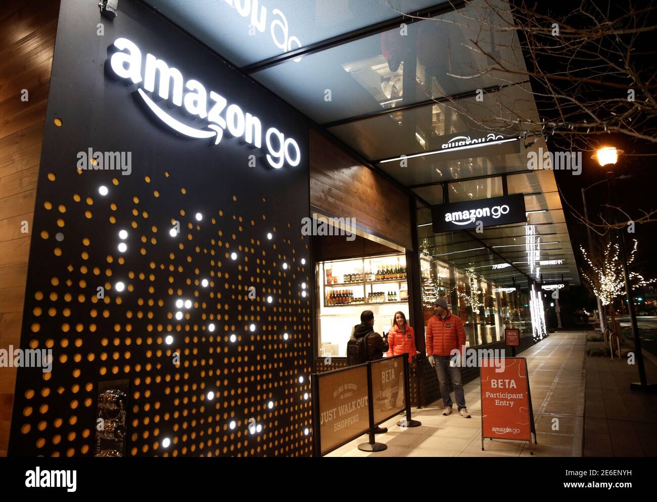 Amazon checkout technology hi-res stock photography and images - Alamy