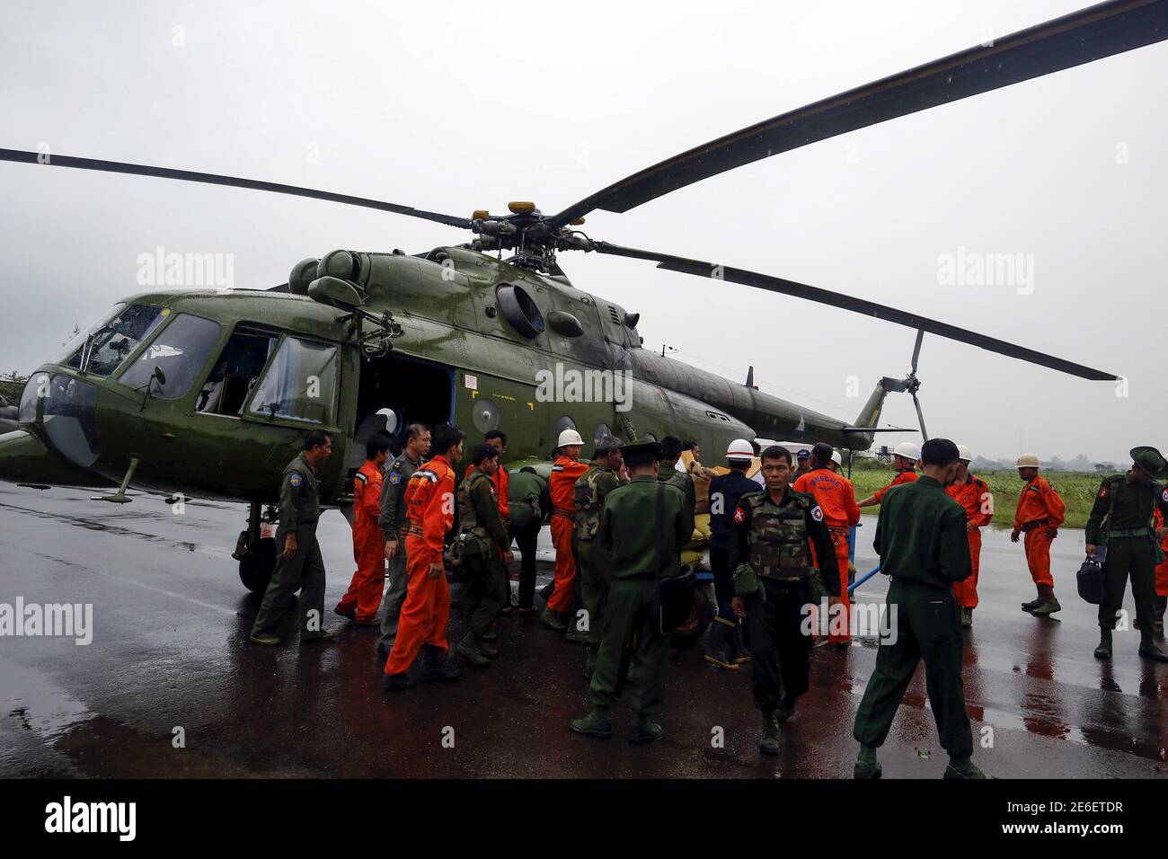 Military disaster zones hi-res stock photography and images - Alamy