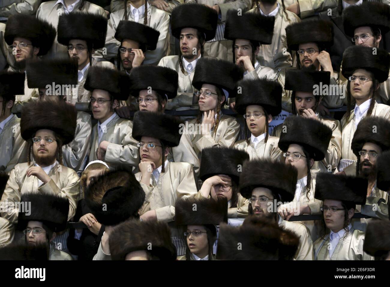 Hasidic wedding hi-res stock photography and images - Alamy