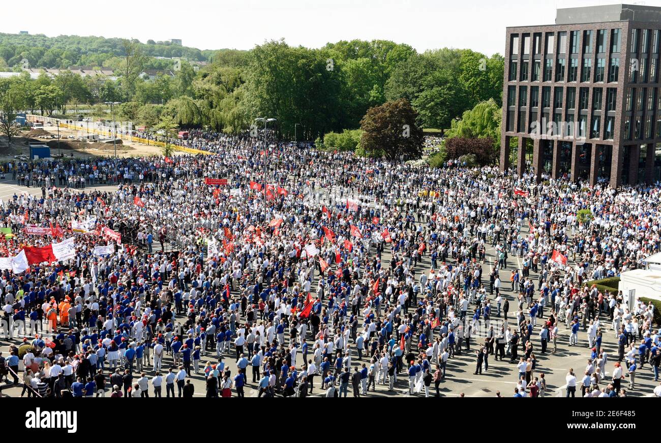 Volkswagen employees germany hi-res stock photography and images - Alamy