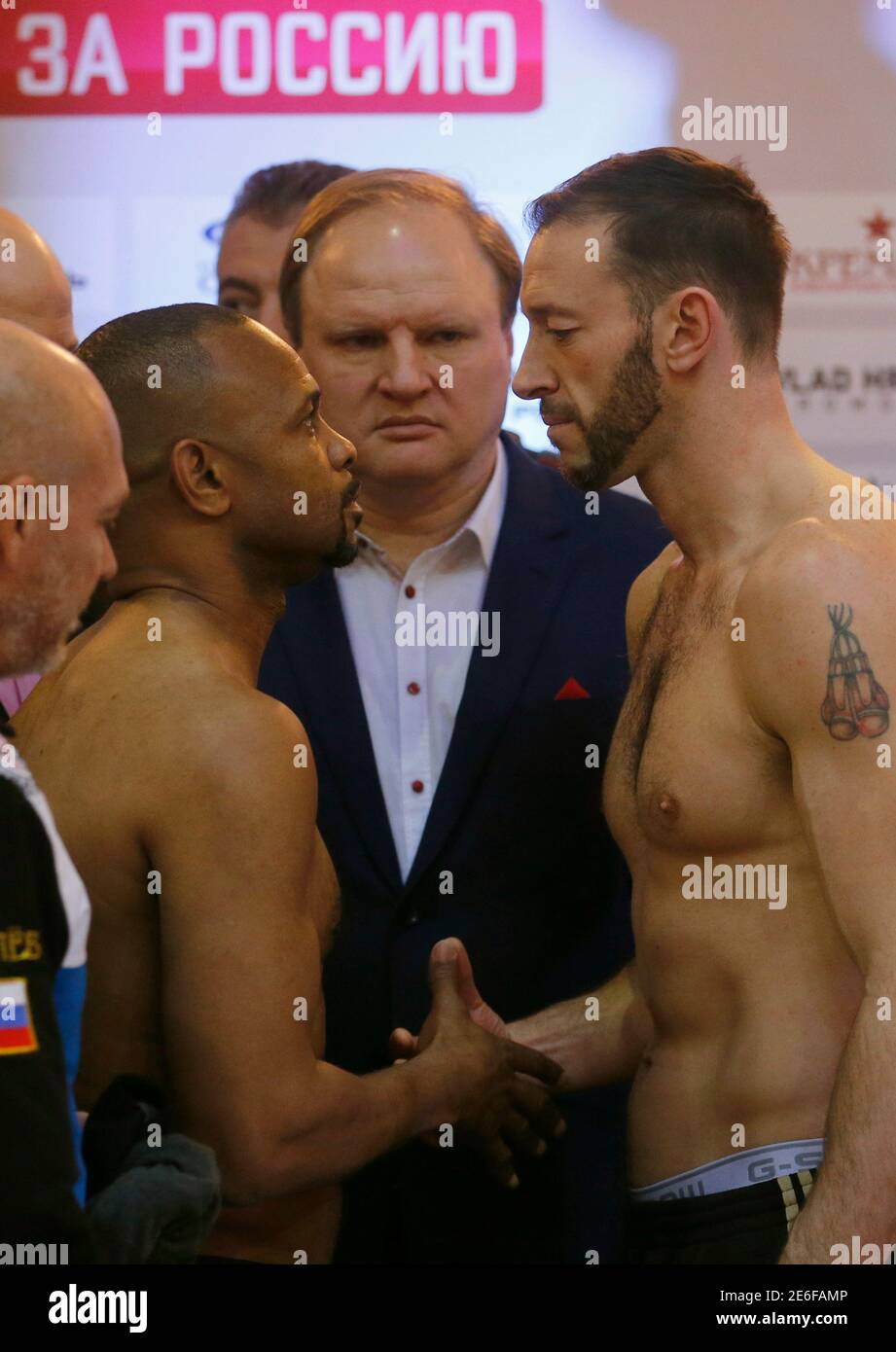Boxing weigh ins hi-res stock photography and images - Alamy