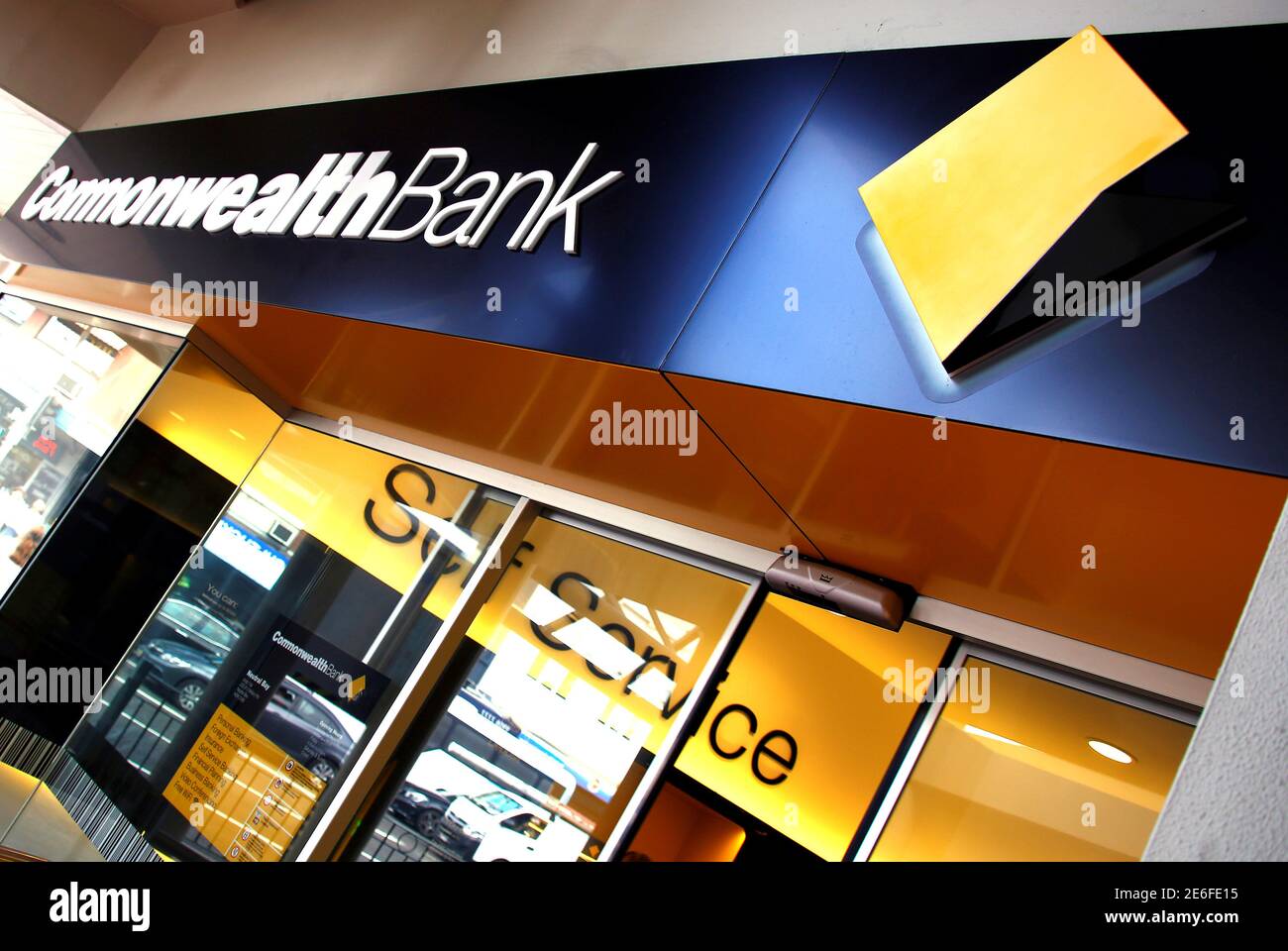 Commonwealth bank australia logo hi-res stock photography and images ...