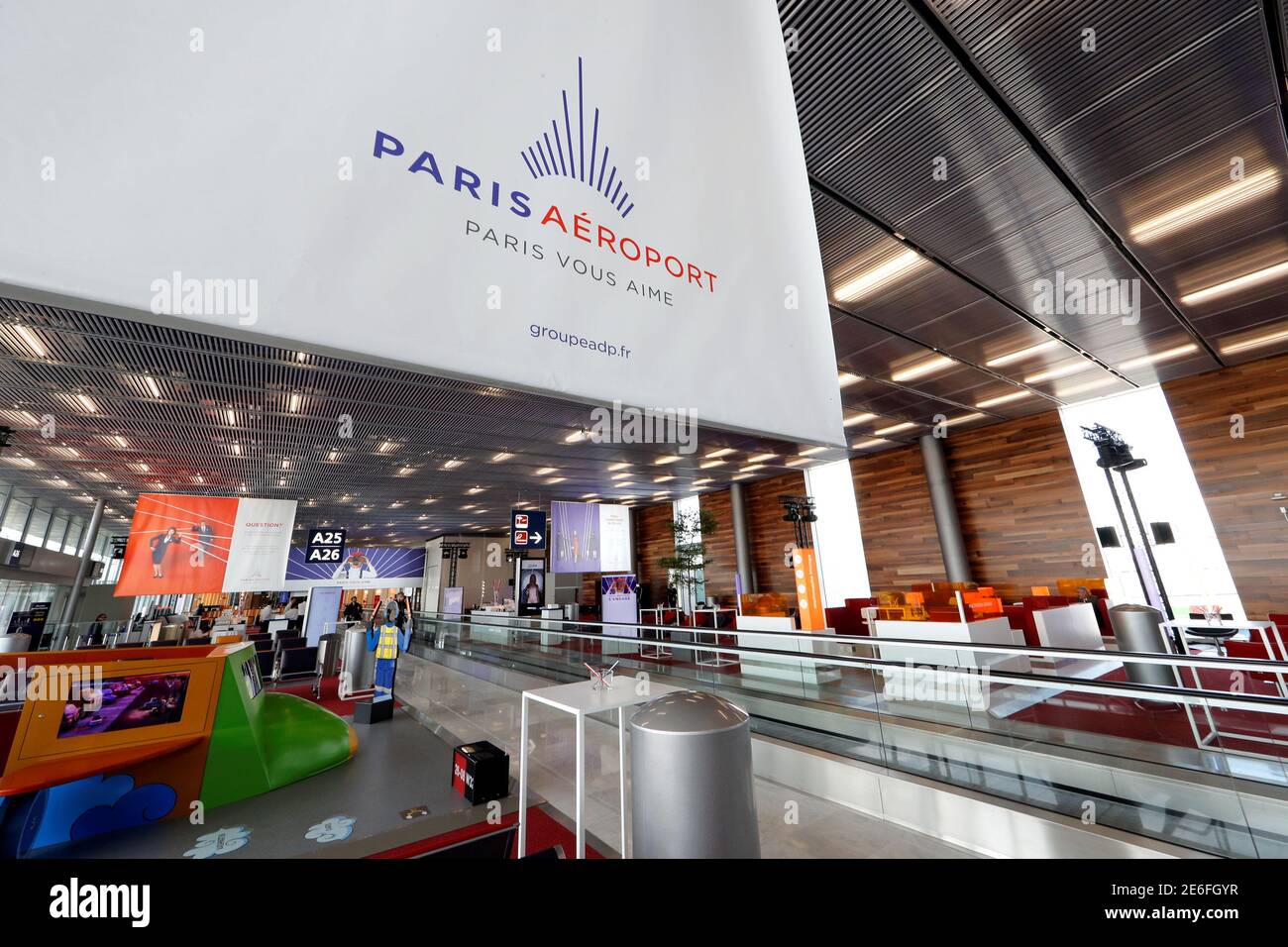 Paris aeroport logo hi-res stock photography and images - Alamy
