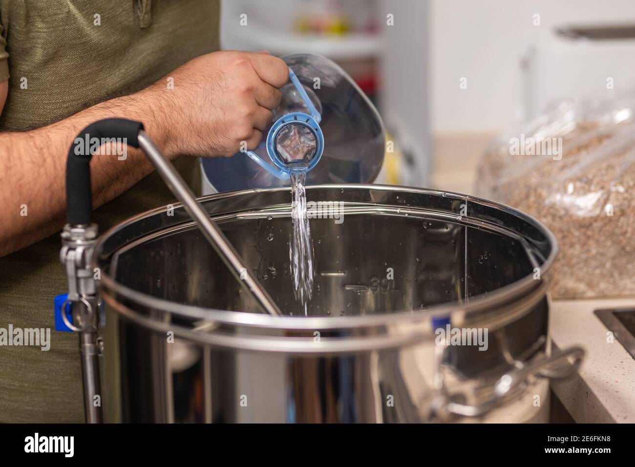 Filling kettle hi-res stock photography and images - Alamy