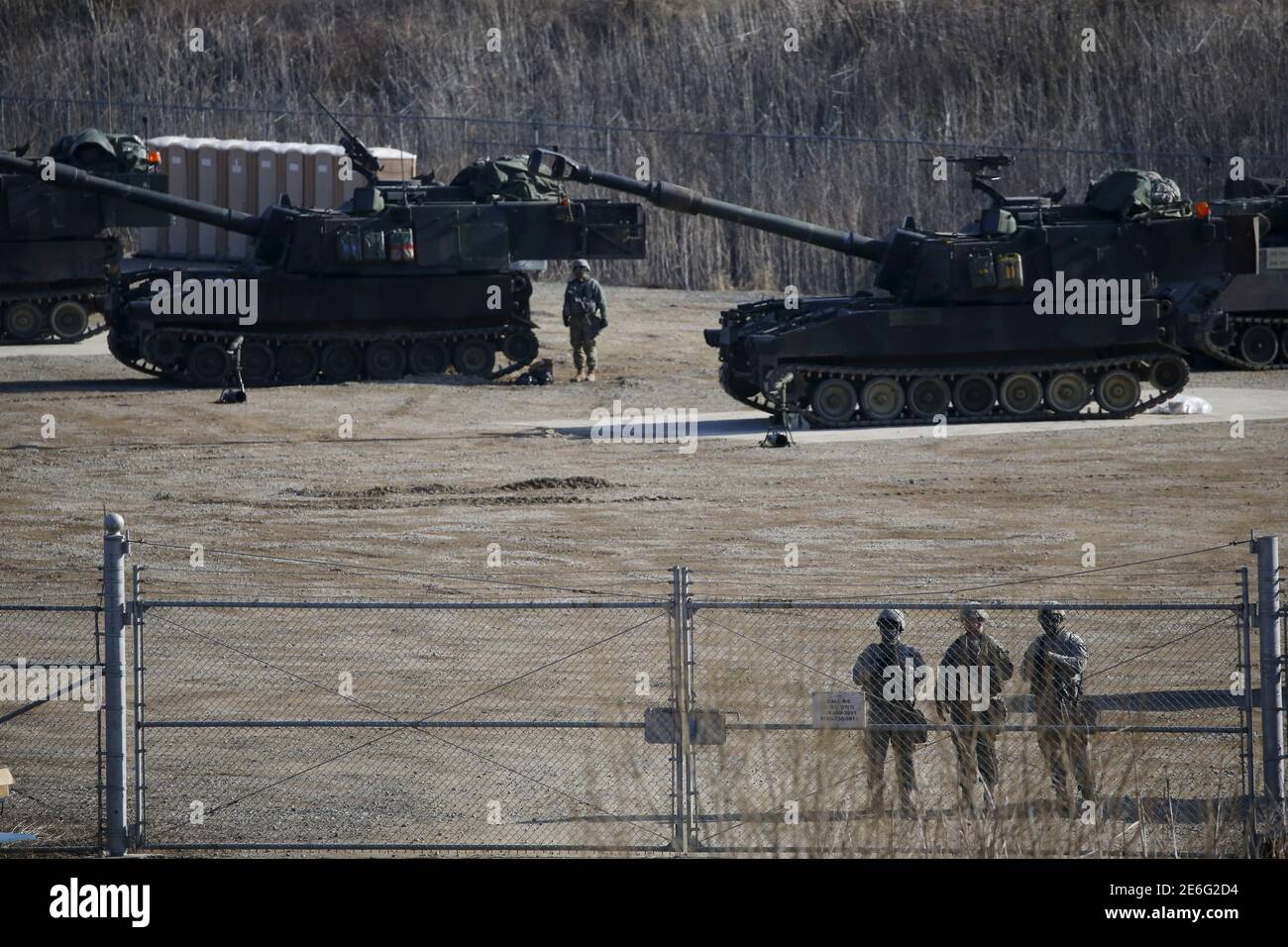 M109a6 paladin howitzers hi-res stock photography and images - Alamy