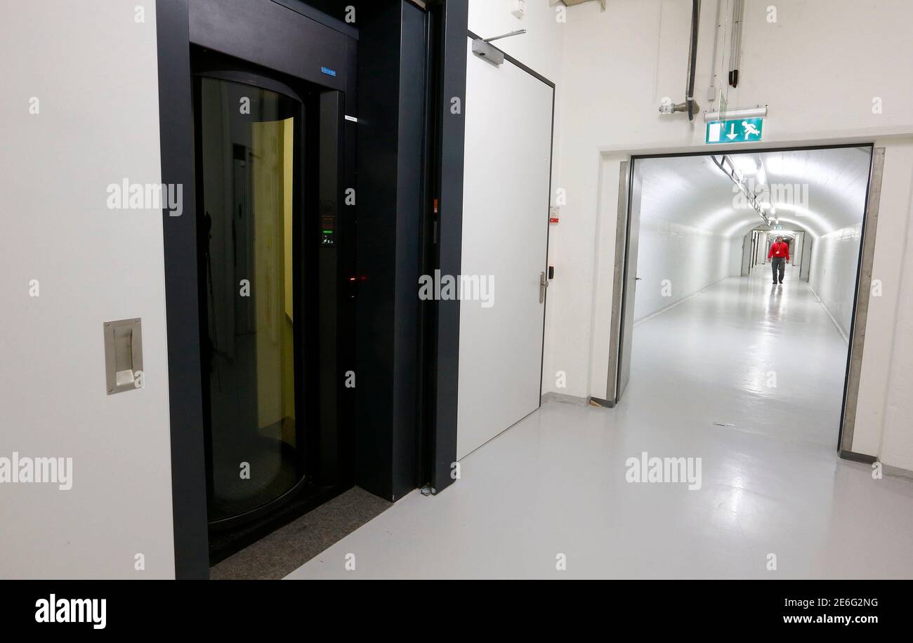 Data storage bunker hi-res stock photography and images - Alamy