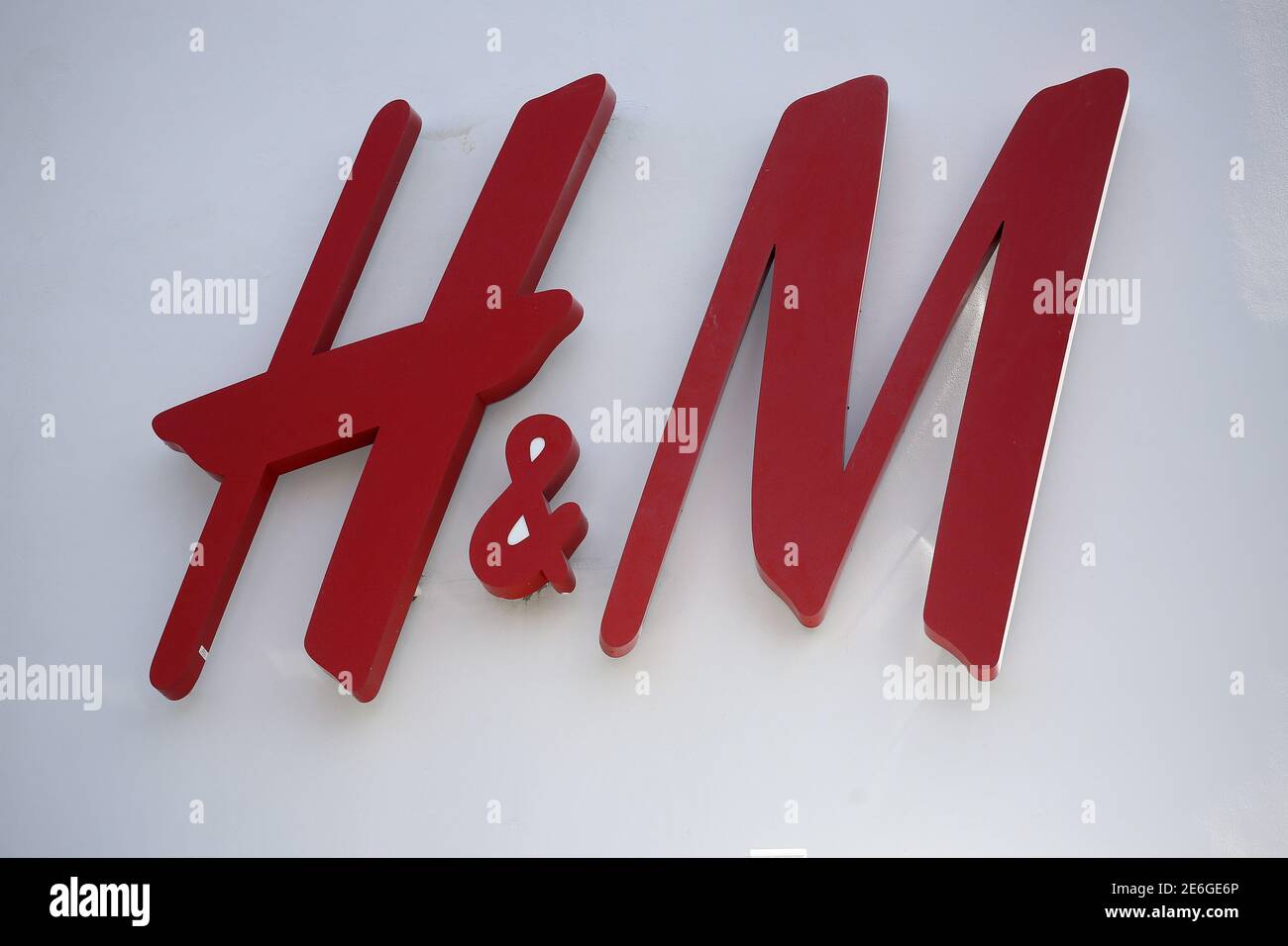 M fashion logo hi-res stock photography and images - Alamy