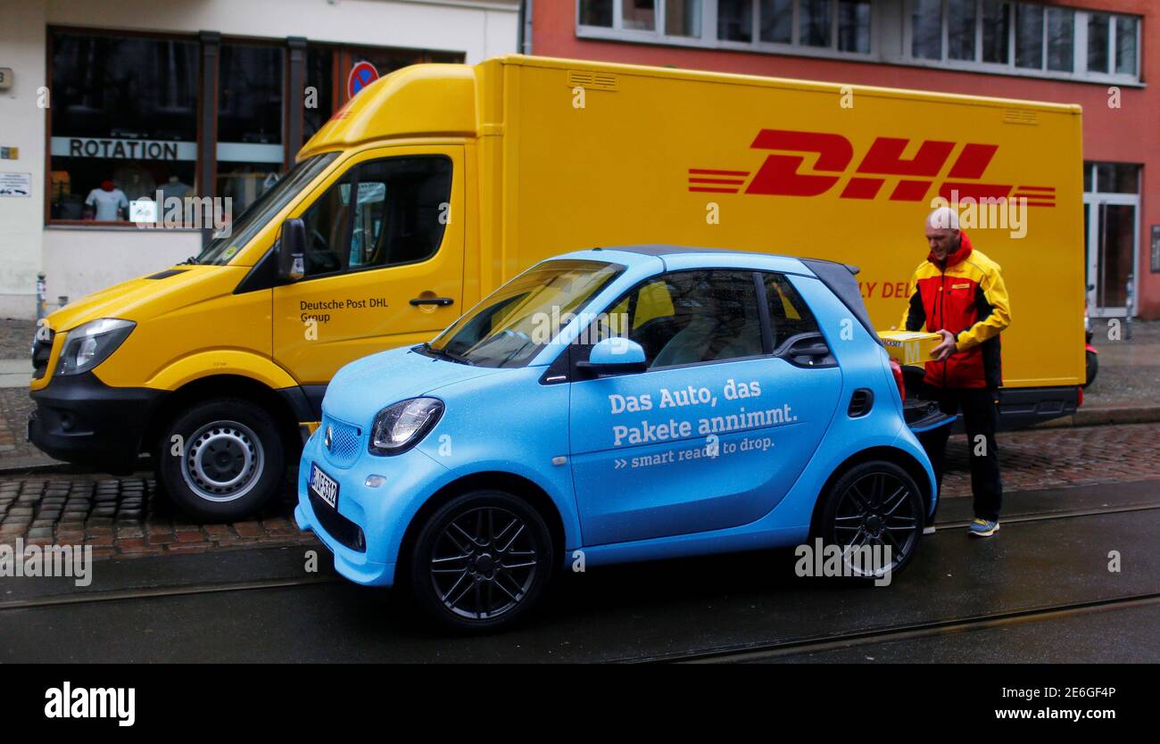 Dhl Employee High Resolution Stock Photography and Images - Alamy