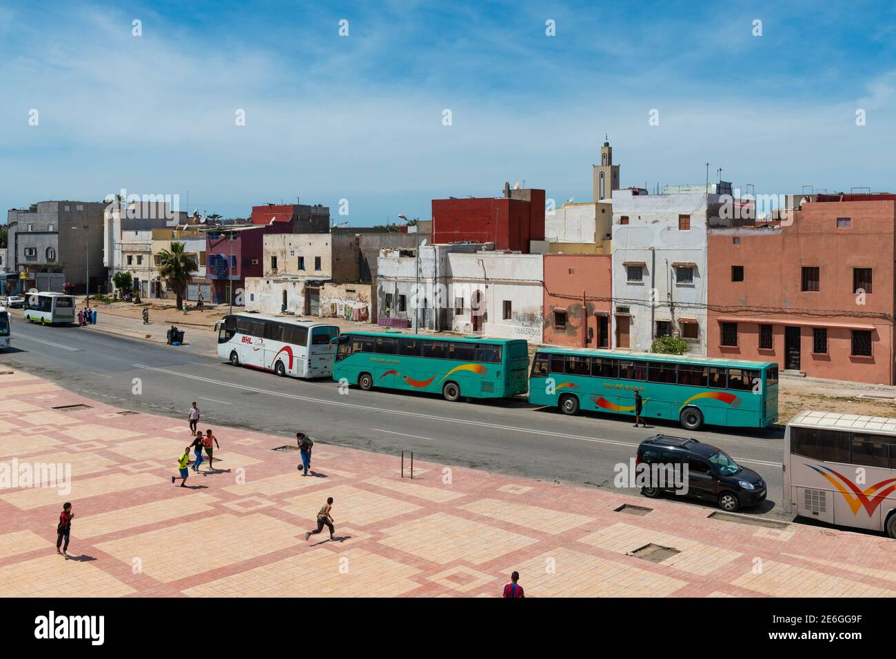 Moroccan boys street football hi-res stock photography and images - Alamy