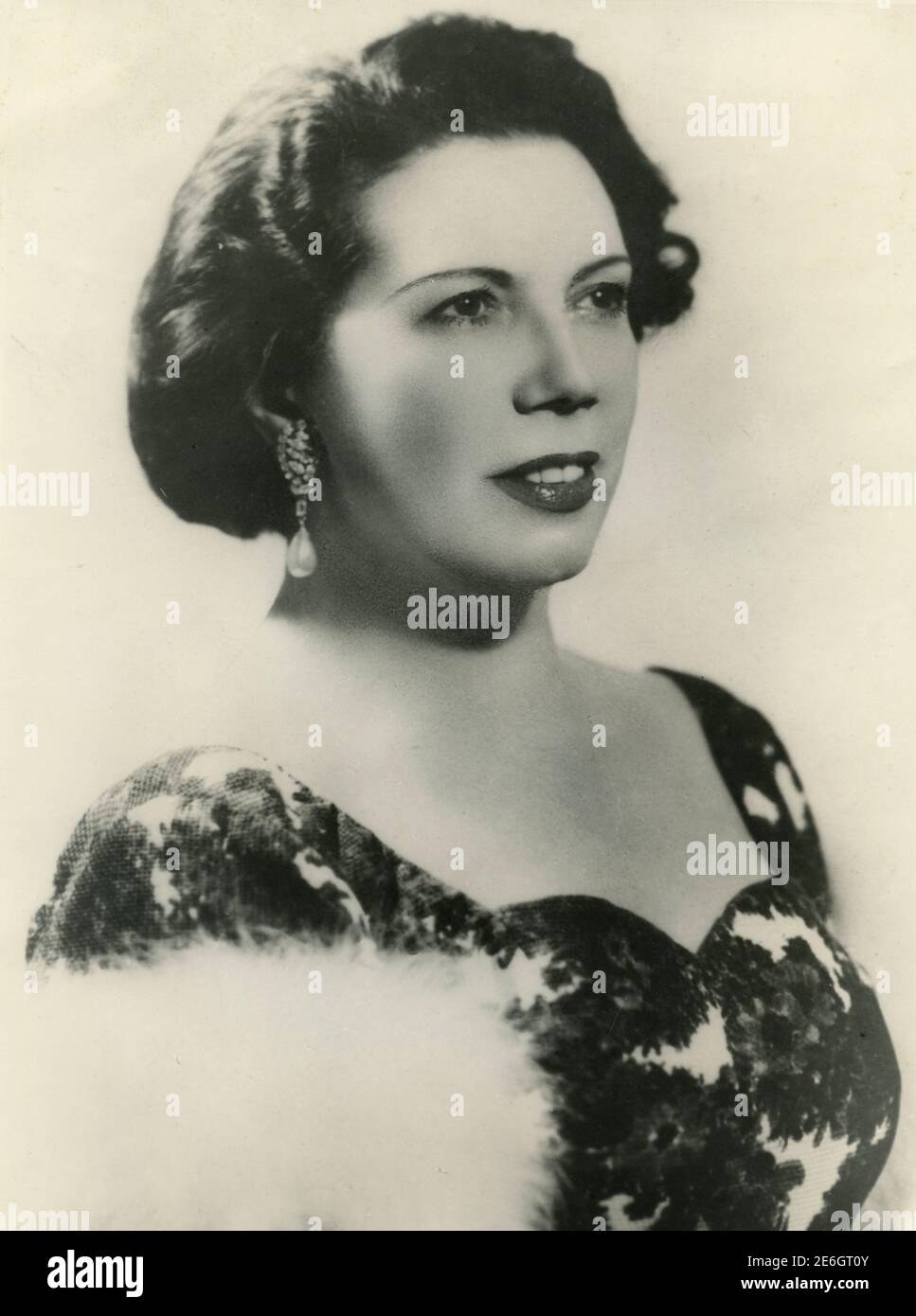Italian opera singer Gianna Pederzini, 1940s Stock Photo - Alamy