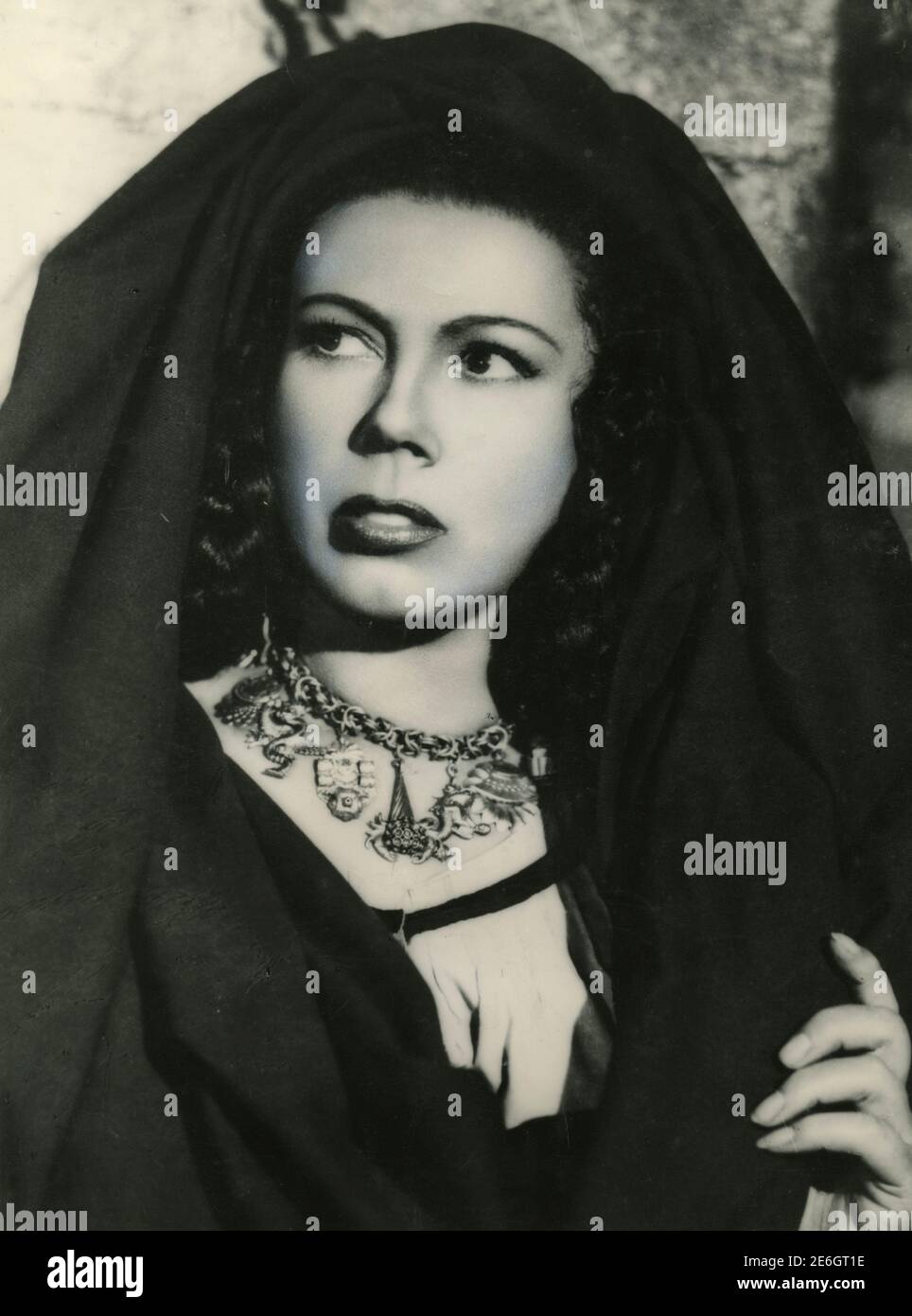 Italian opera singer Gianna Pederzini, 1940s Stock Photo - Alamy