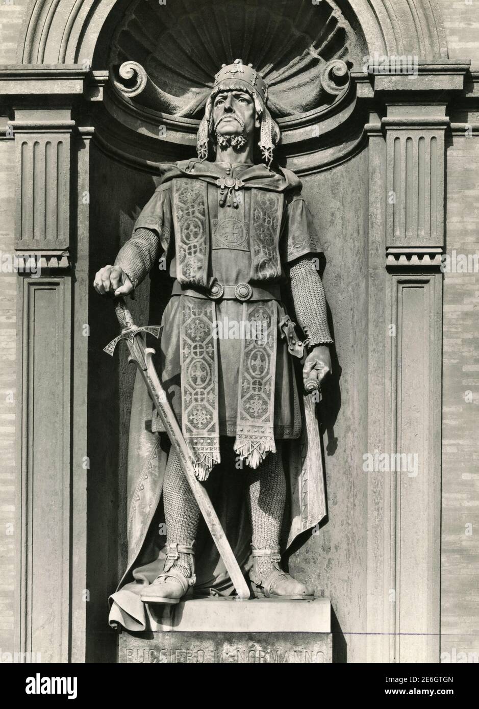 Ruggero the Norman, marble statue by Italian artist Emilio Franceschi ...