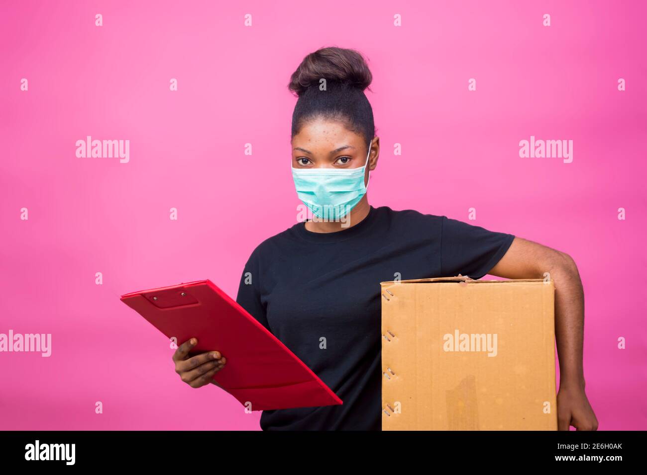 Carrying a box hi-res stock photography and images - Alamy