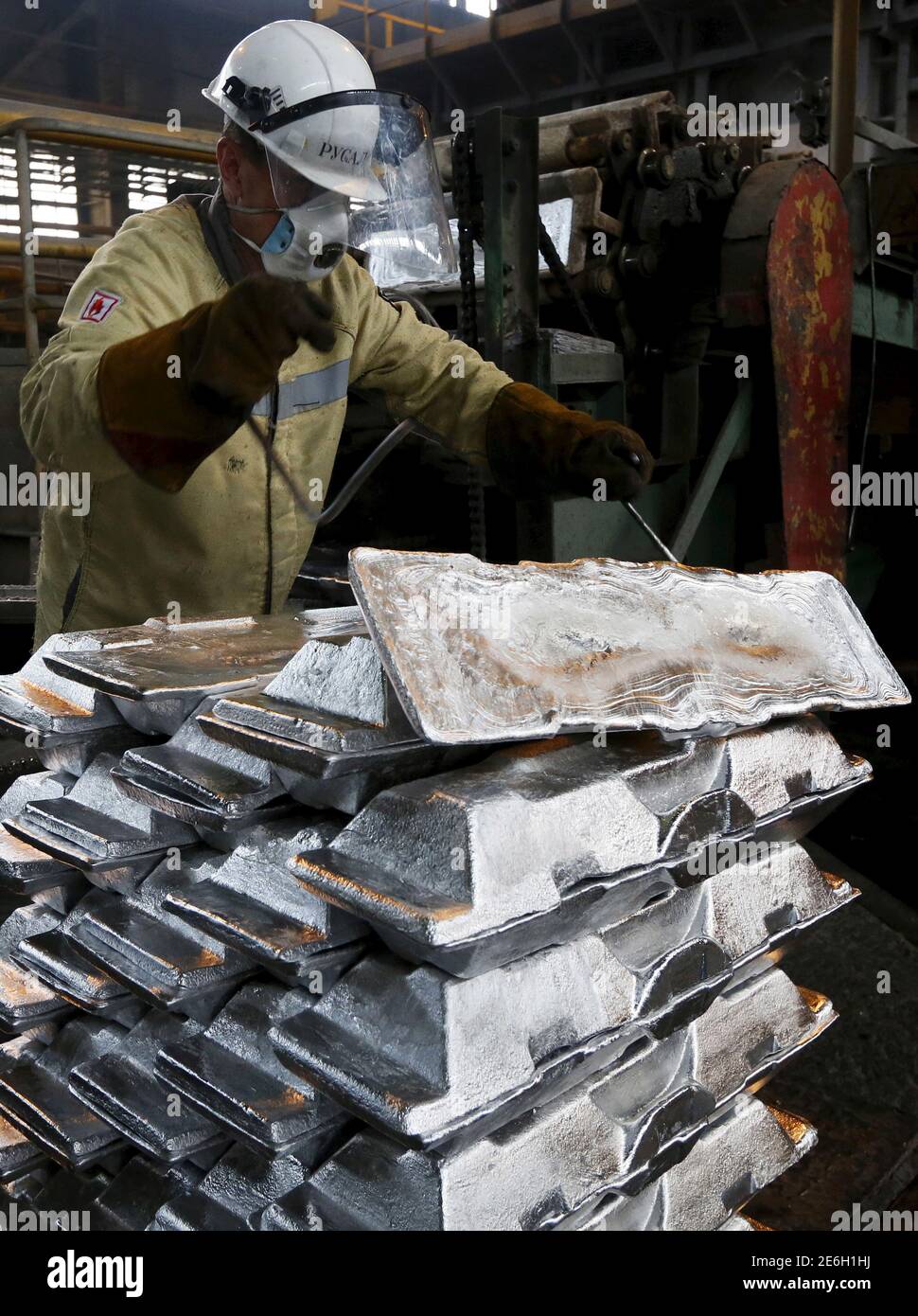 Aluminium smelter worker hi-res stock photography and images - Alamy