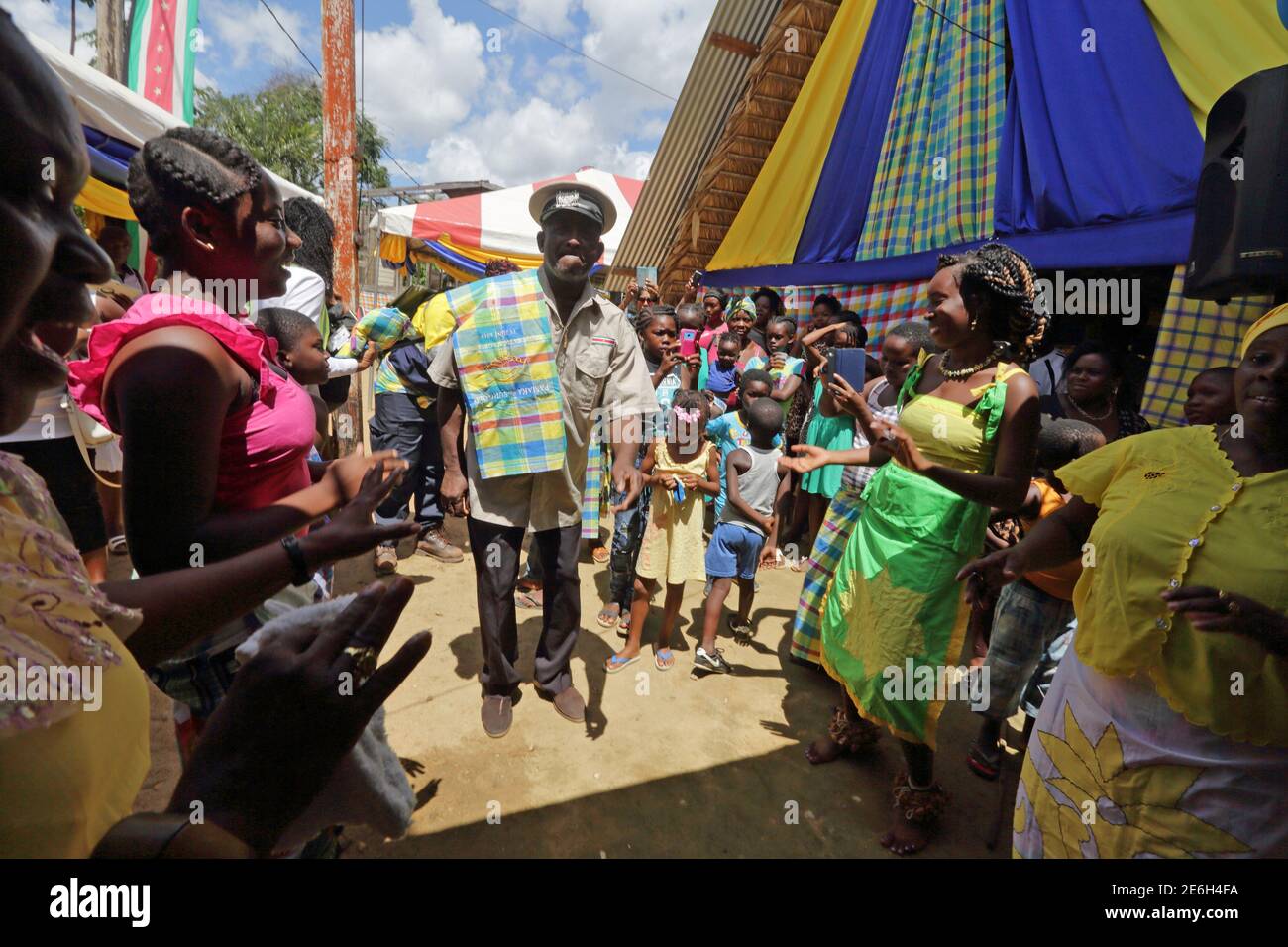 Suriname help hi-res stock photography and images - Alamy