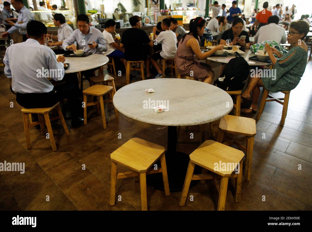 Queue and hawker centre and singapore hi-res stock photography and ...