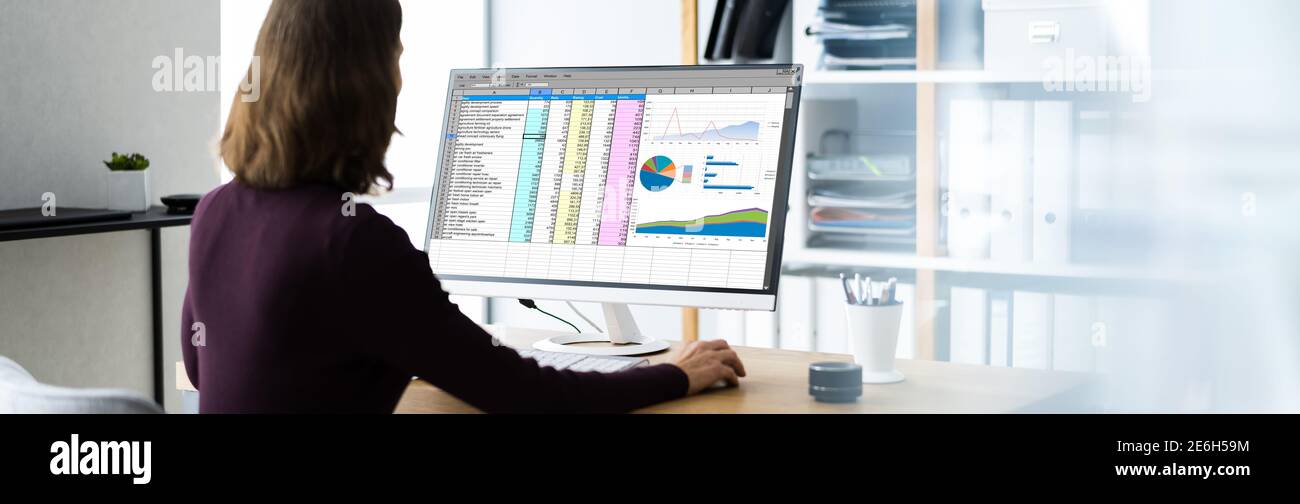 Technology reports hi-res stock photography and images - Alamy