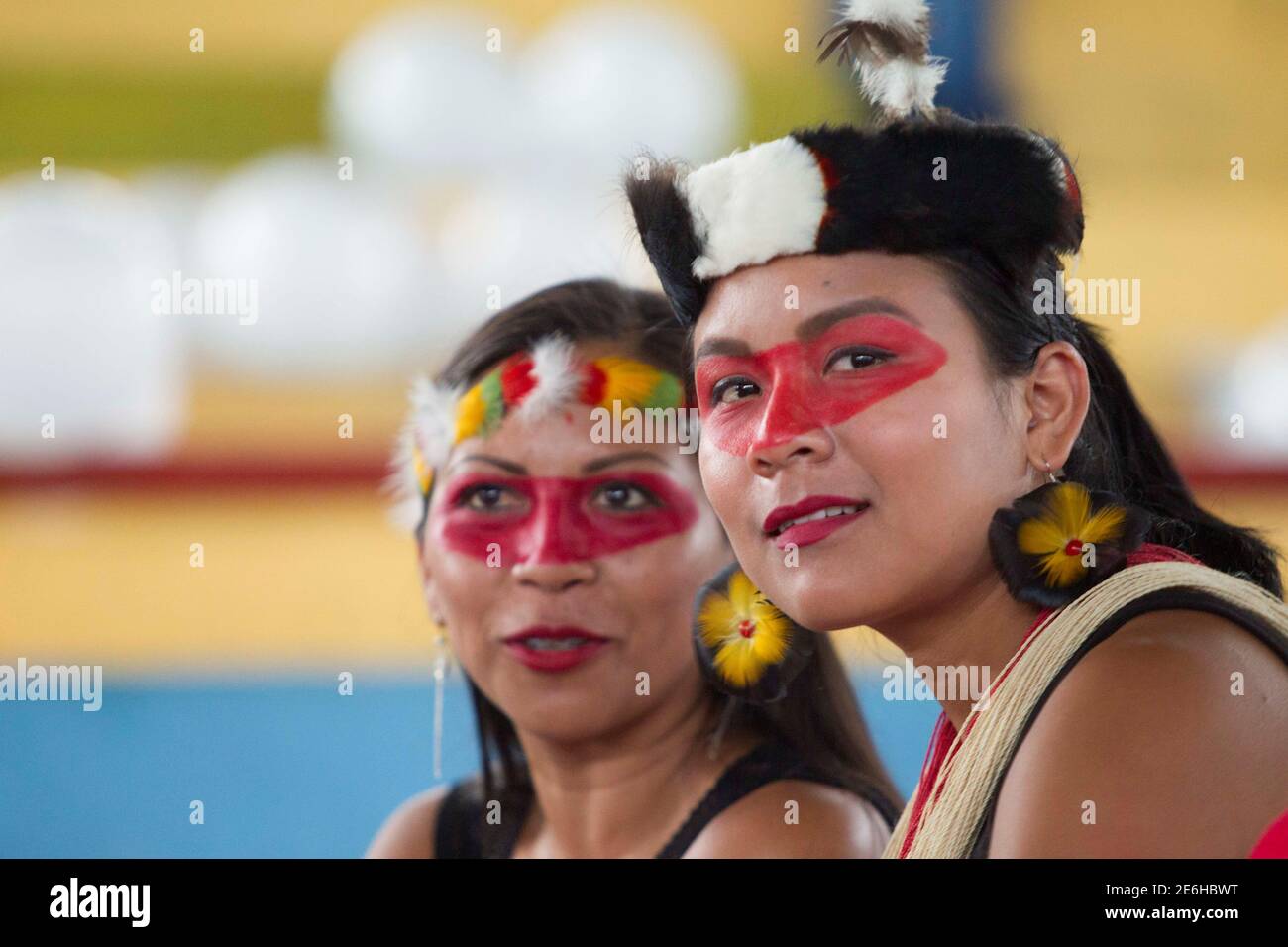 Waorani women hi-res stock photography and images - Alamy