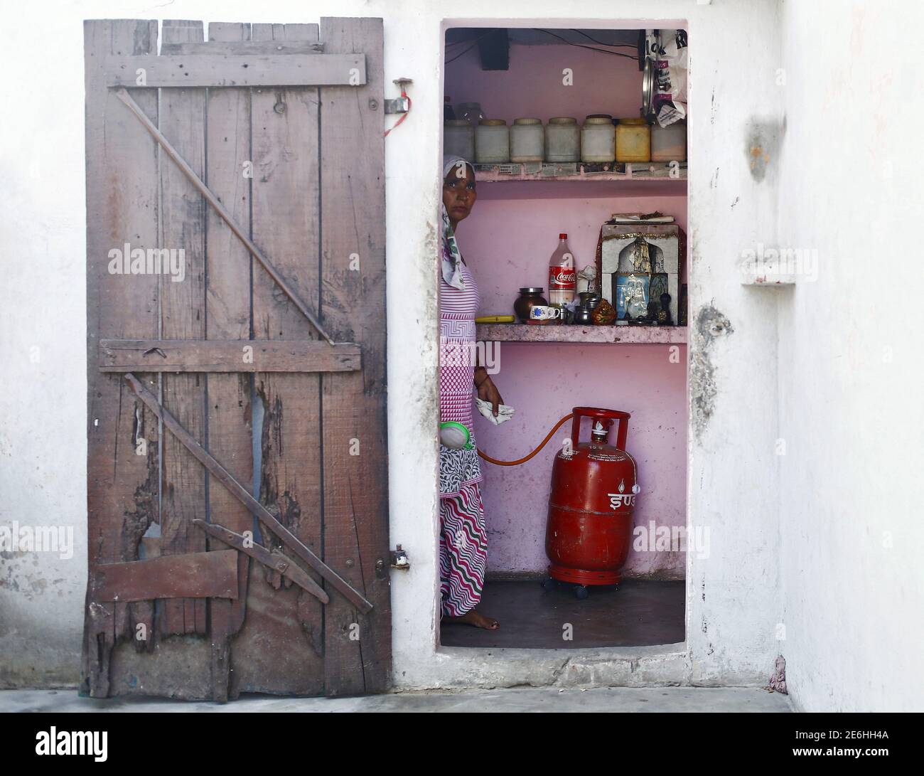 Gas cylinder in kitchen hi-res stock photography and images - Alamy