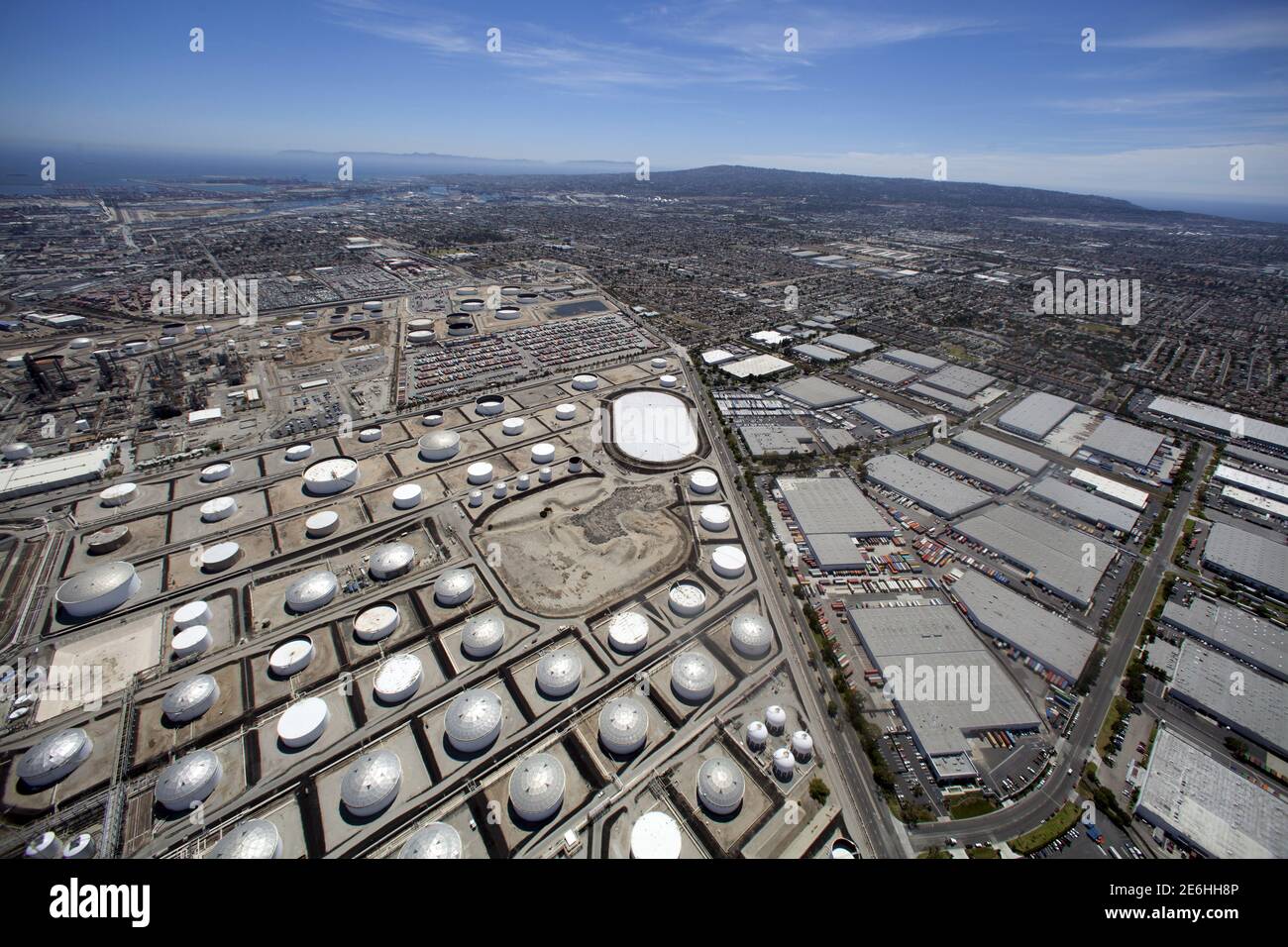 Oil refinery in california hi-res stock photography and images - Alamy