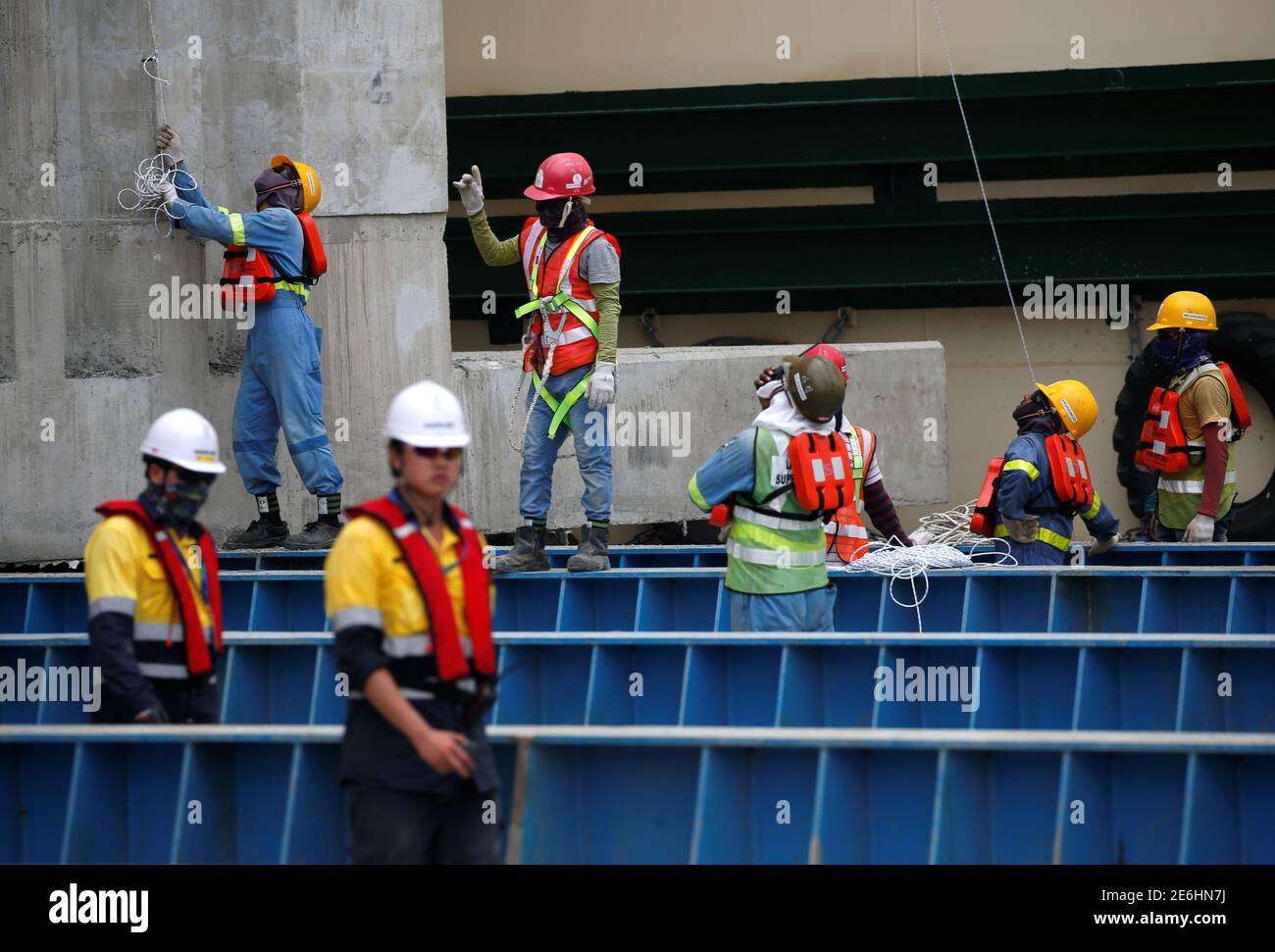 Caisson workers hi-res stock photography and images - Alamy
